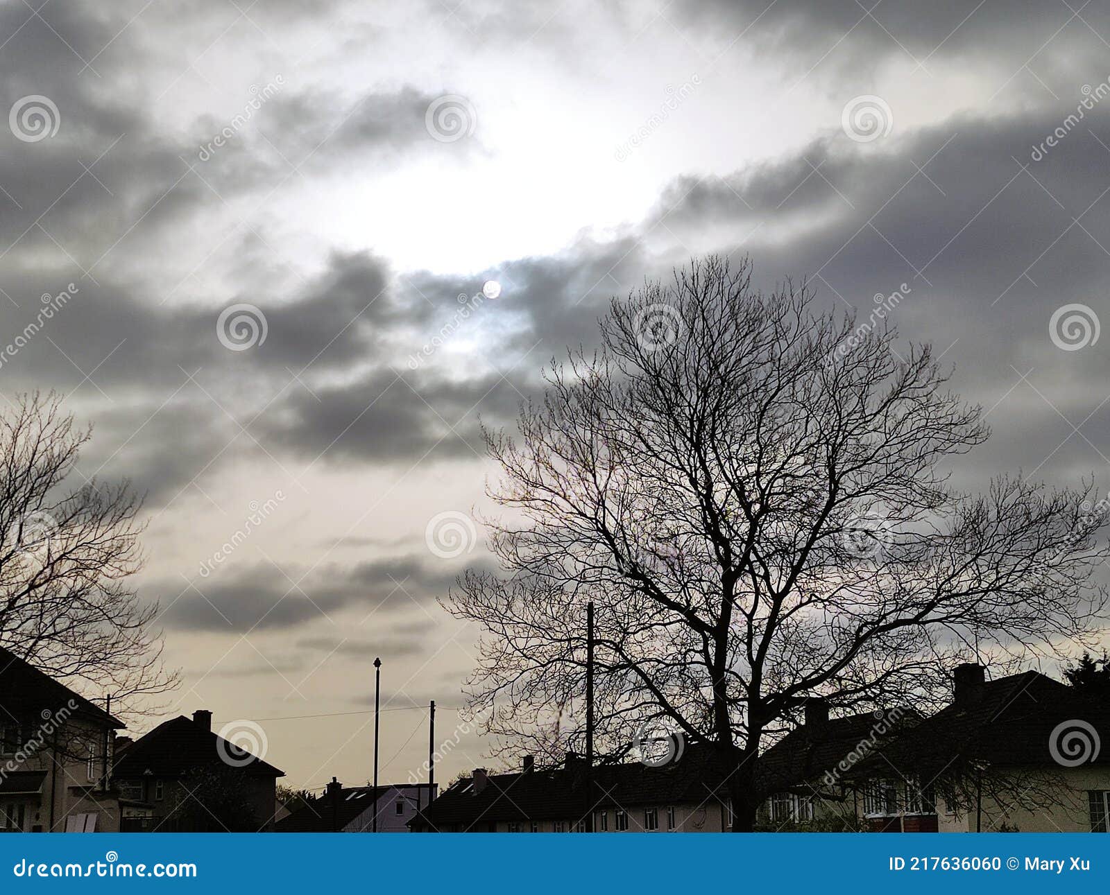 Dark Sunlight on Cloudy Sky in Windy Day at London, UK Stock Photo ...