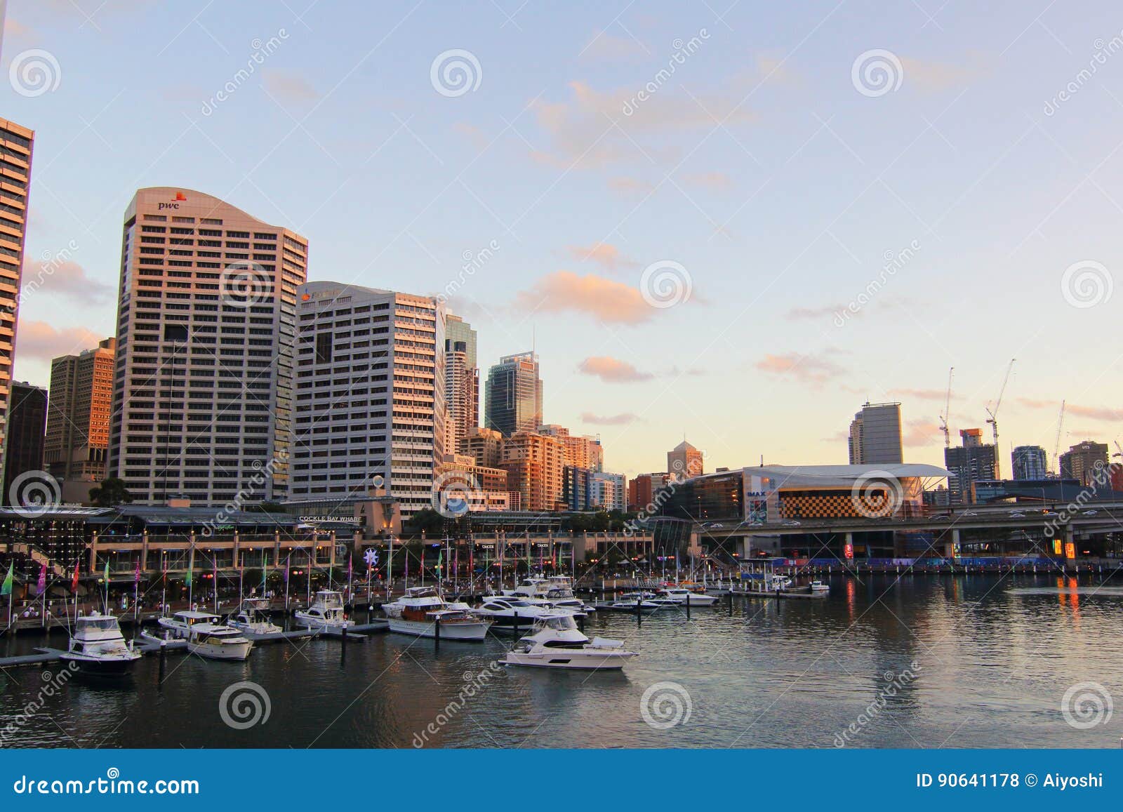 Darling Harbour at dusk editorial stock photo. Image of south - 90641178