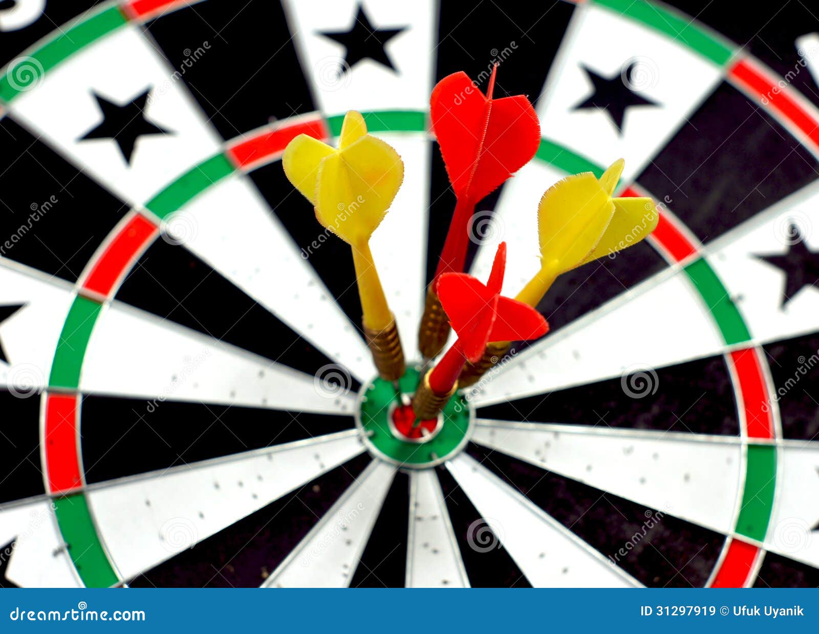 Dartboard with 4 darts stock image. Image of aiming, still - 31297919