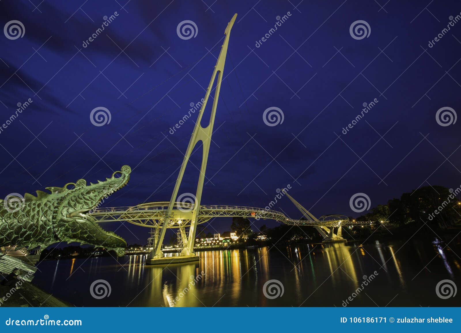 Darul Hana Bridge Kuching, Sarawak Borneo Foto editorial - Imagen de ...
