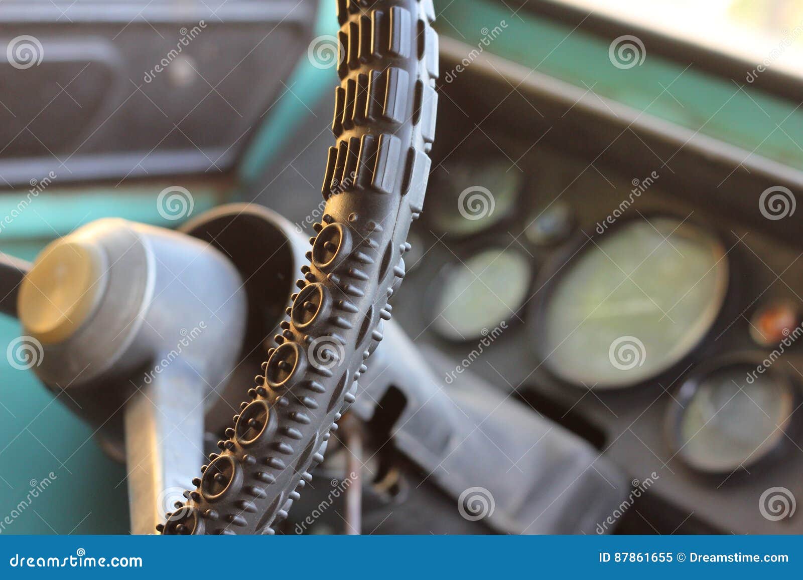 Das alte russische Auto stockbild. Bild von russisch - 87861655