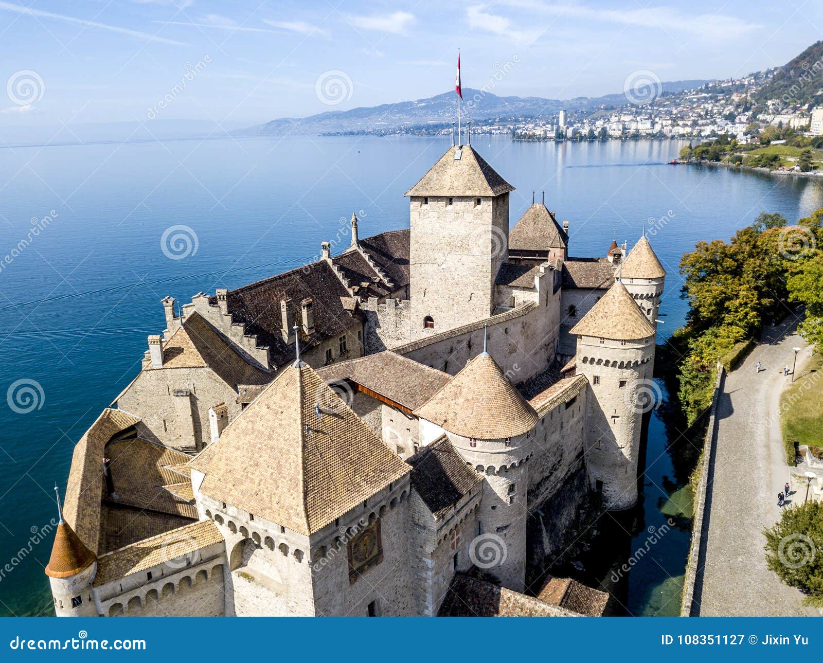 Das Chillon-Schloss redaktionelles stockfotografie. Bild von schweiz ...