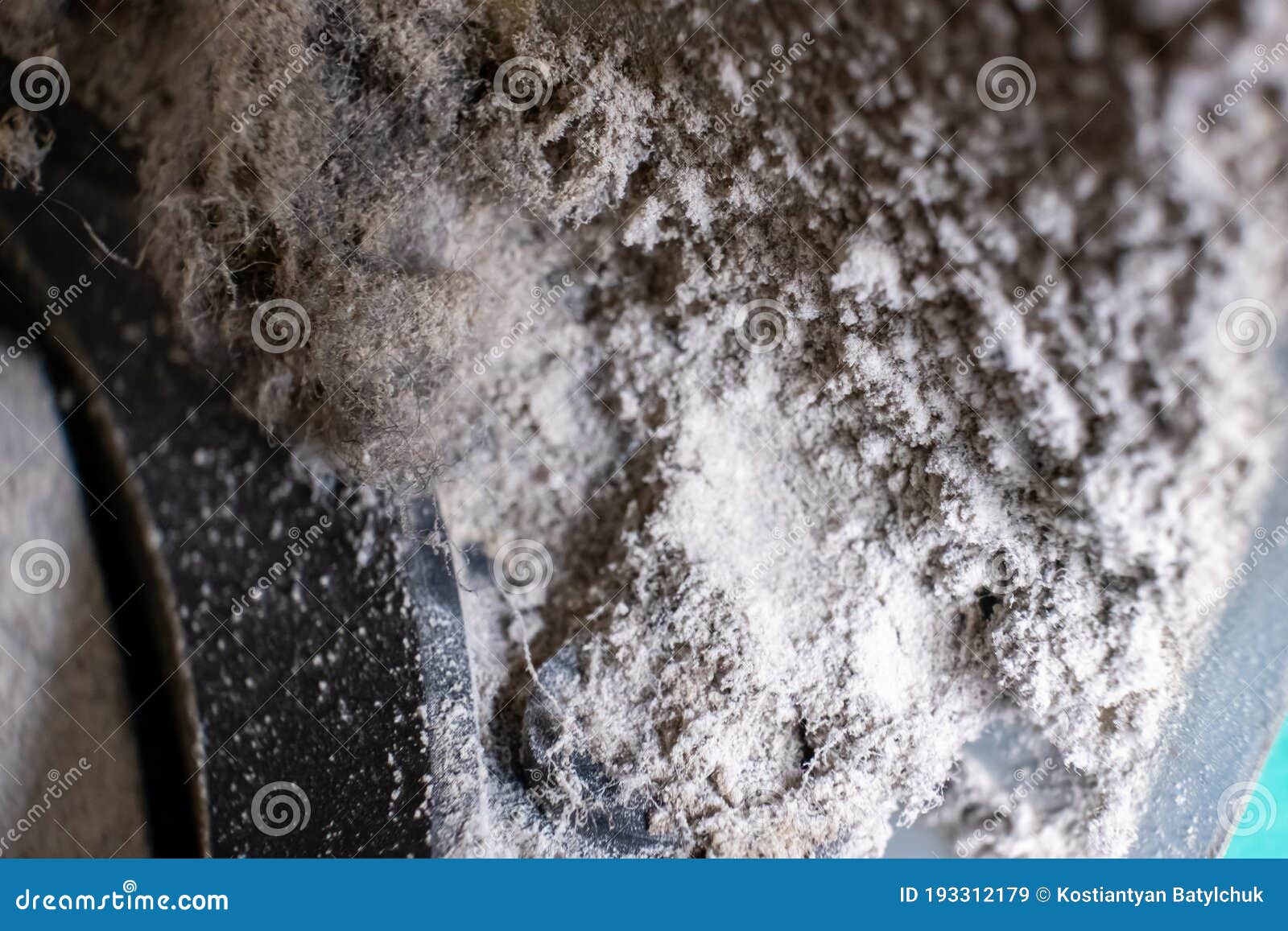 Das Computerteil Ist Staubig. PC Reinigen Stockbild - Bild von staub ...