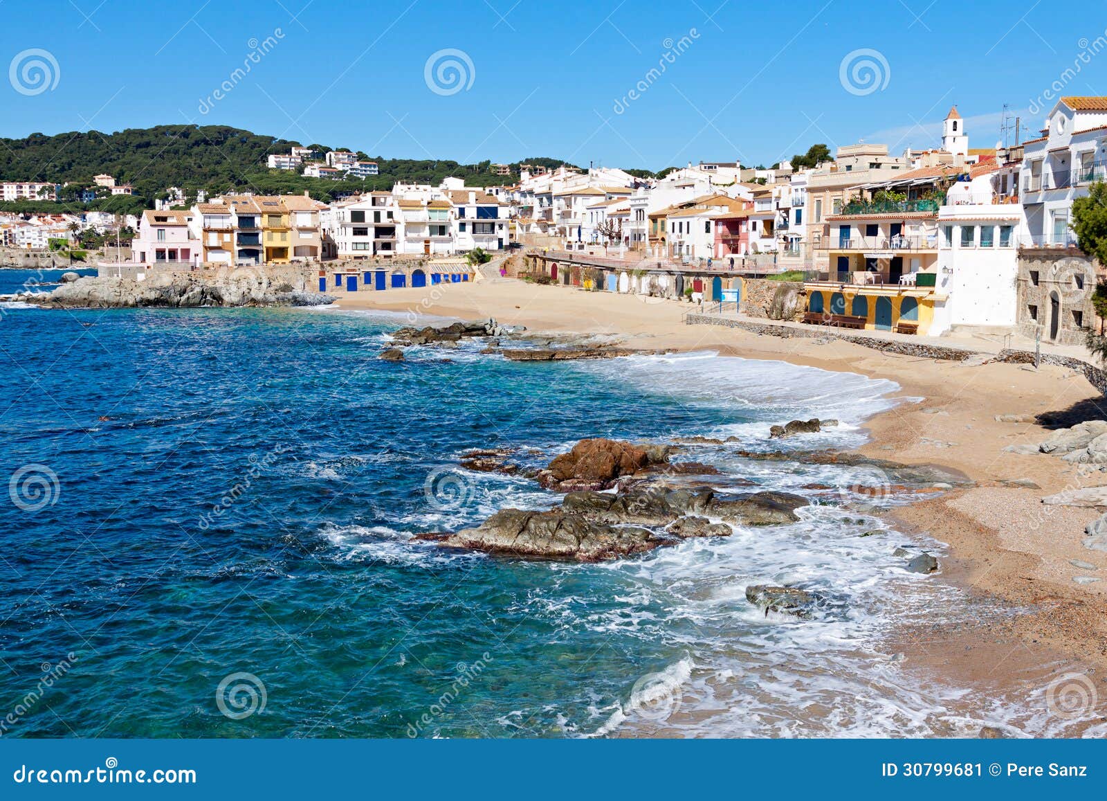Das Dorf von Calella stockbild. Bild von spanien, strand - 30799681