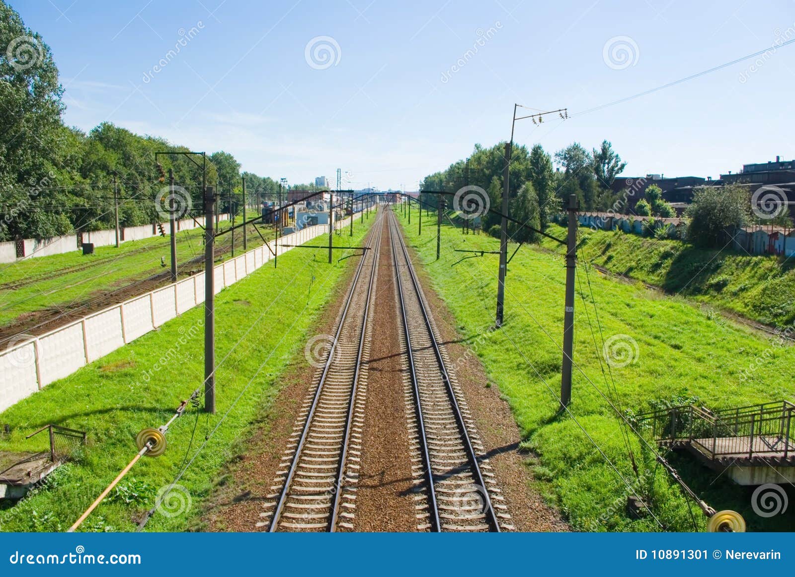Das Gleis stockbild. Bild von drähte, methode, tuch, zaun - 10891301