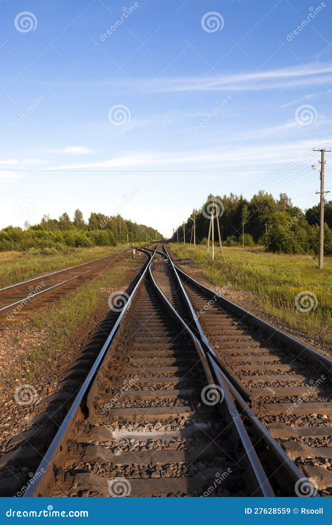 Das Gleis stockbild. Bild von wahl, öffentlichkeit, feld - 27628559