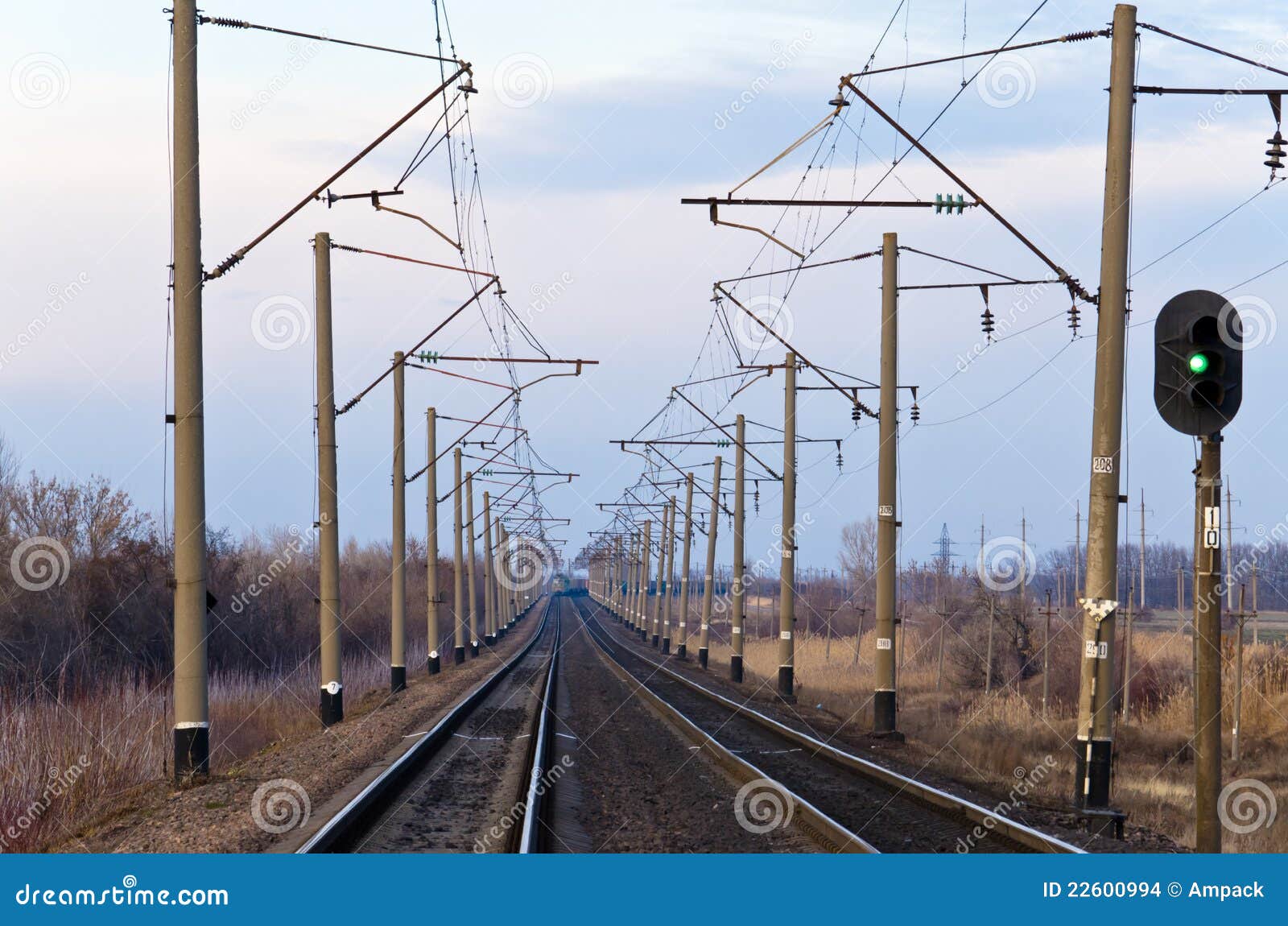 Das Gleis in Den Steppen, Eine Serie Stockfoto - Bild von leuchten ...