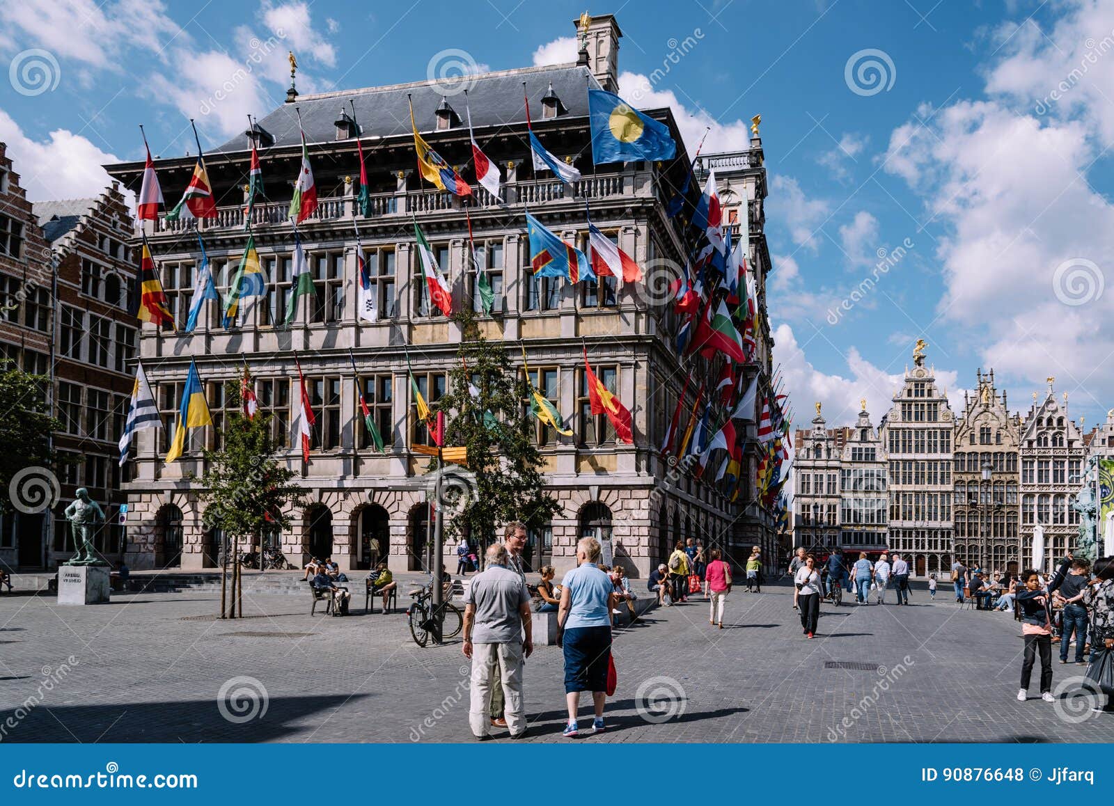 Das Grote Markt Und Rathaus Von Antwerpen Redaktionelles Stockfoto ...