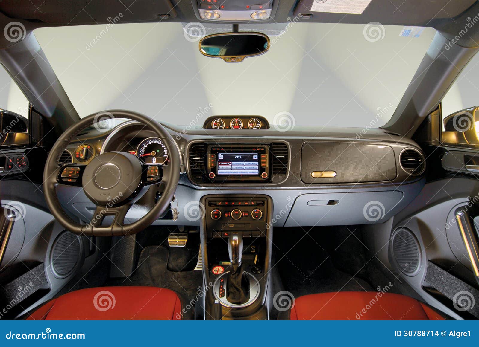 Das Innere des Autos stockfoto. Bild von luxuriös, armaturenbrett ...