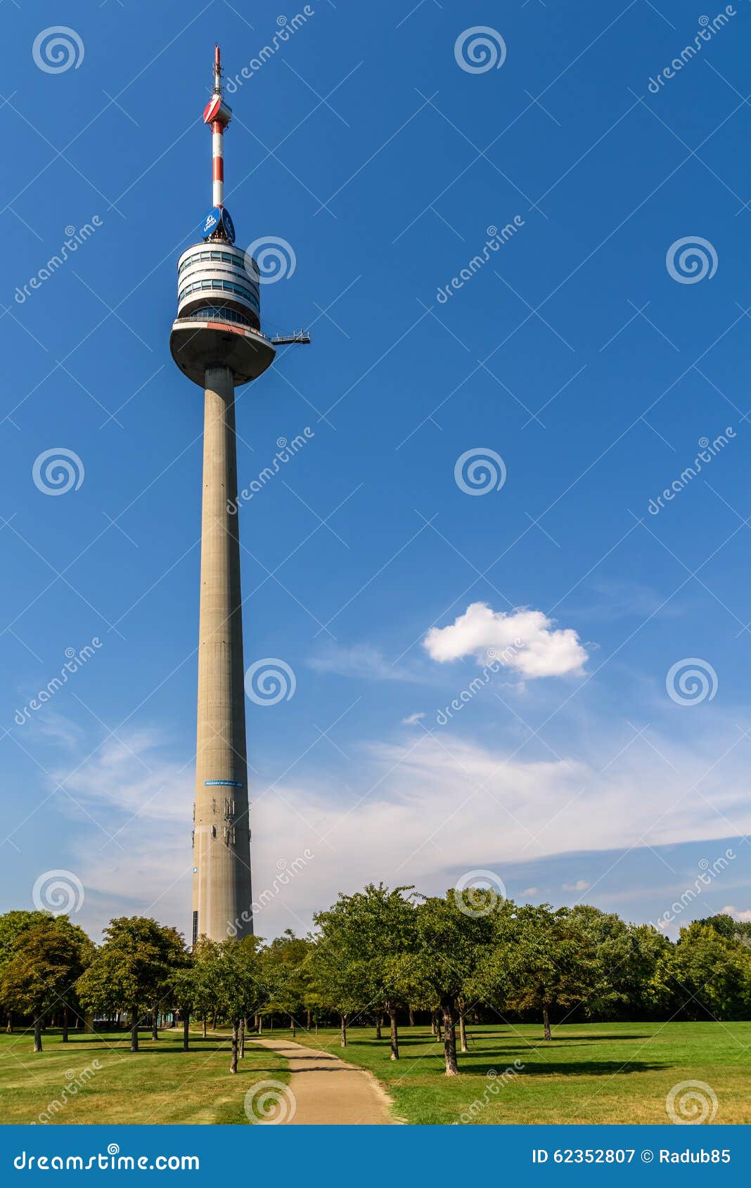 Das Wien Donauturm (Donau-Turm) Redaktionelles Stockfotografie - Bild ...