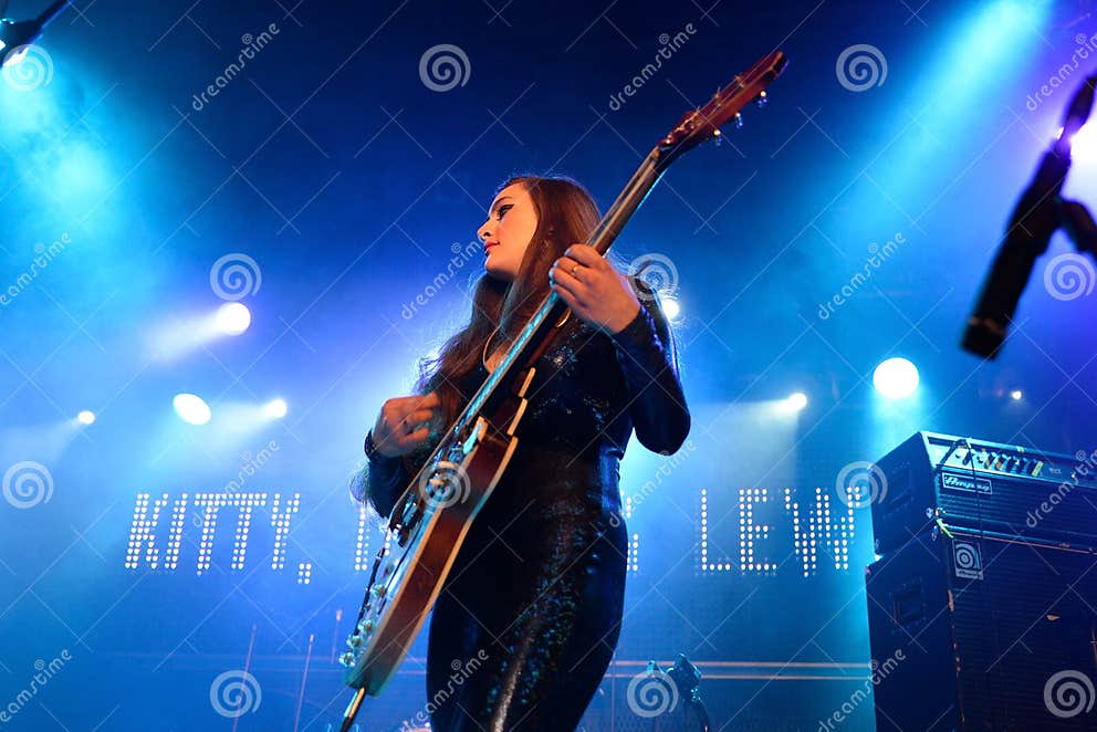 The Dash Post Punk Band In Concert At Bikini Stagekitty Daisy And Lewis Randb Swing Blues
