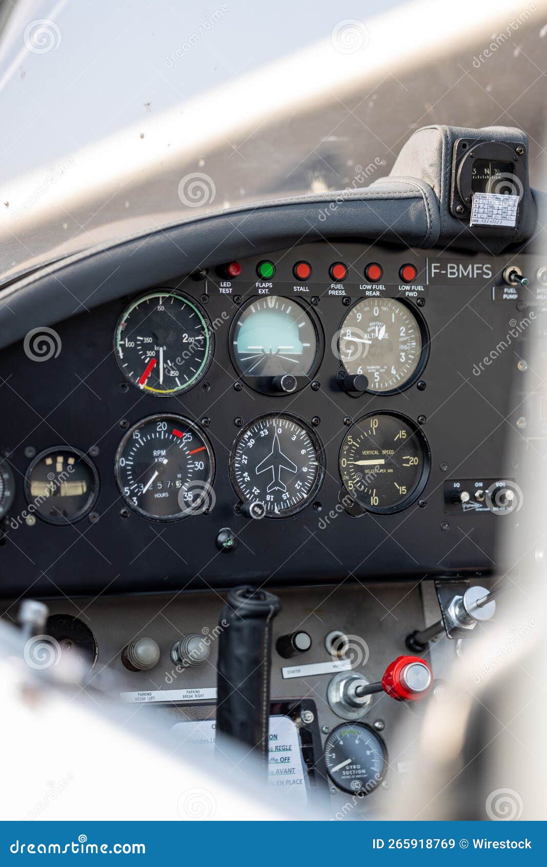 Dashboard of an Aircraft Plane Stock Image - Image of round, gauge ...
