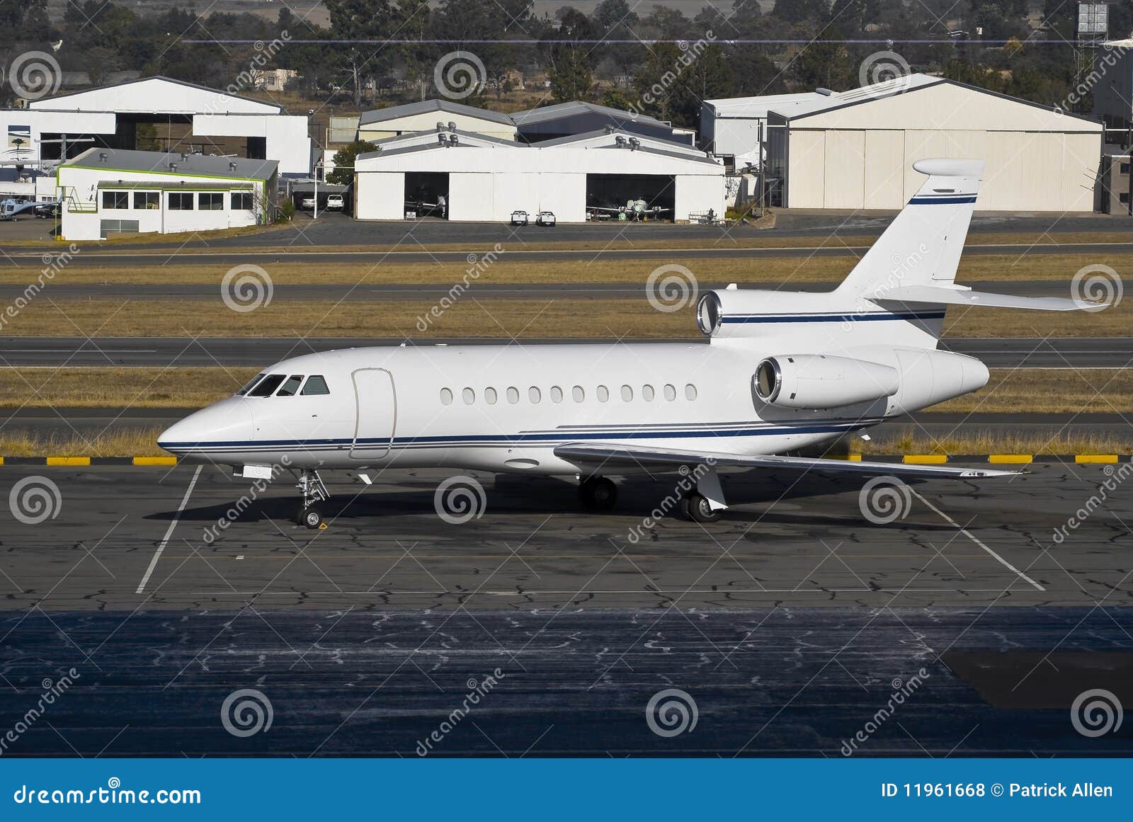 Dassault Falcon 900EX Corporate Jet Rear View Stock Photography ...