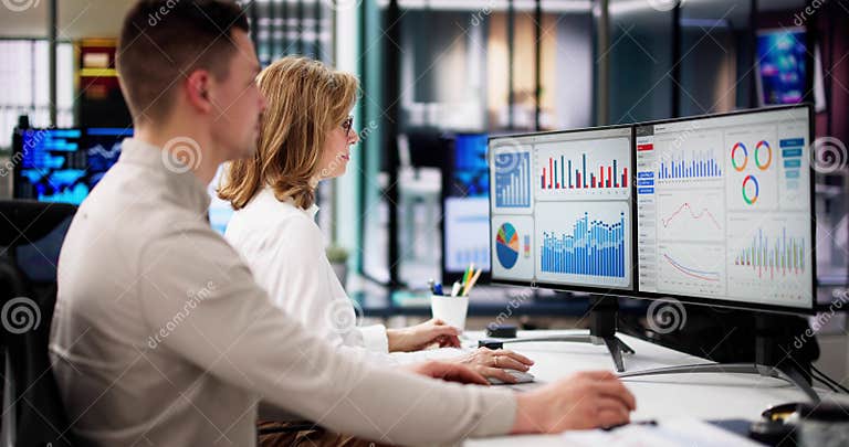 Data Analyst Mit Data Analytics KPI Stock Photo - Image of chart ...