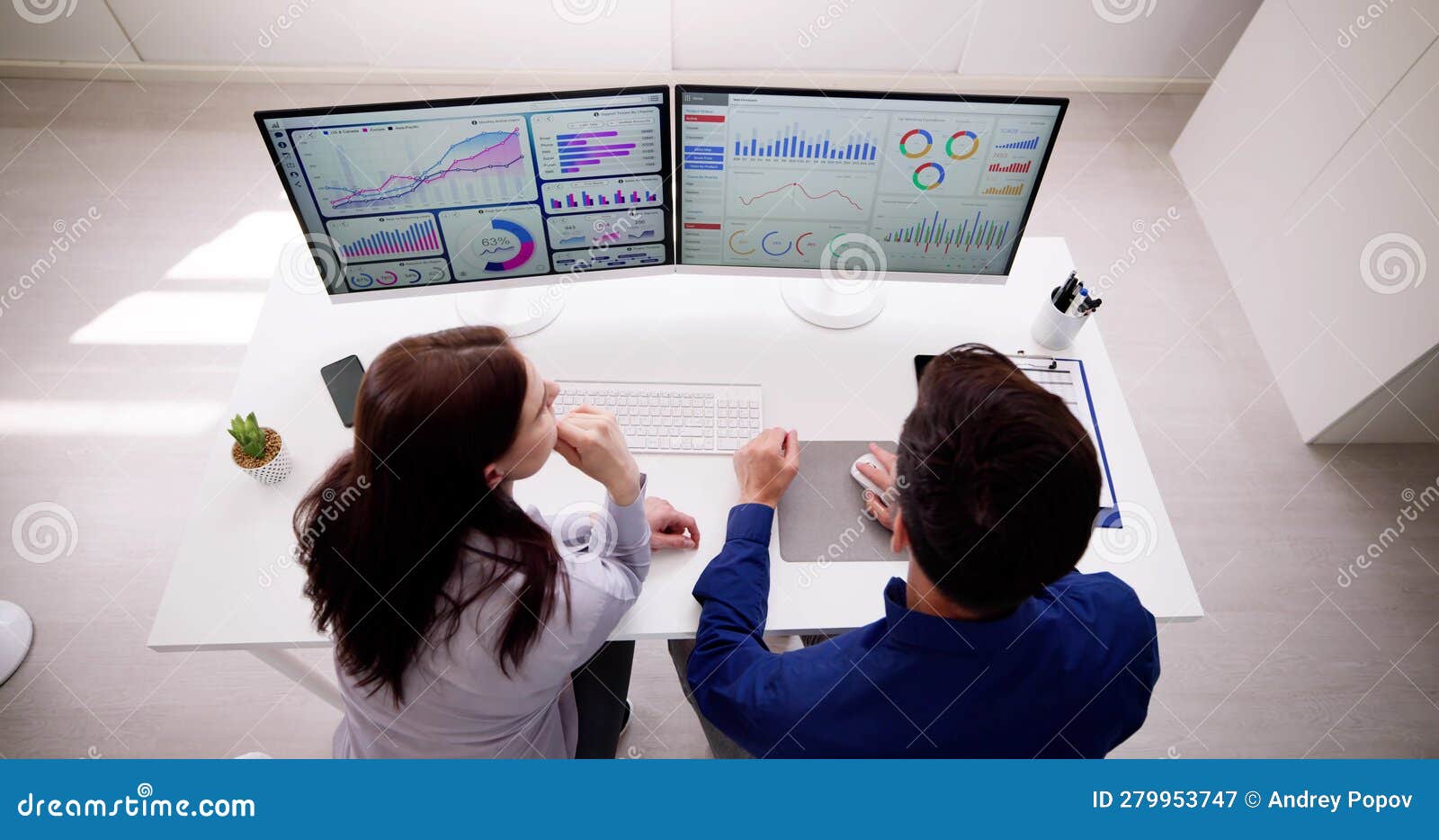 Data Analyst Mit Data Analytics KPI Stock Image - Image of chart ...