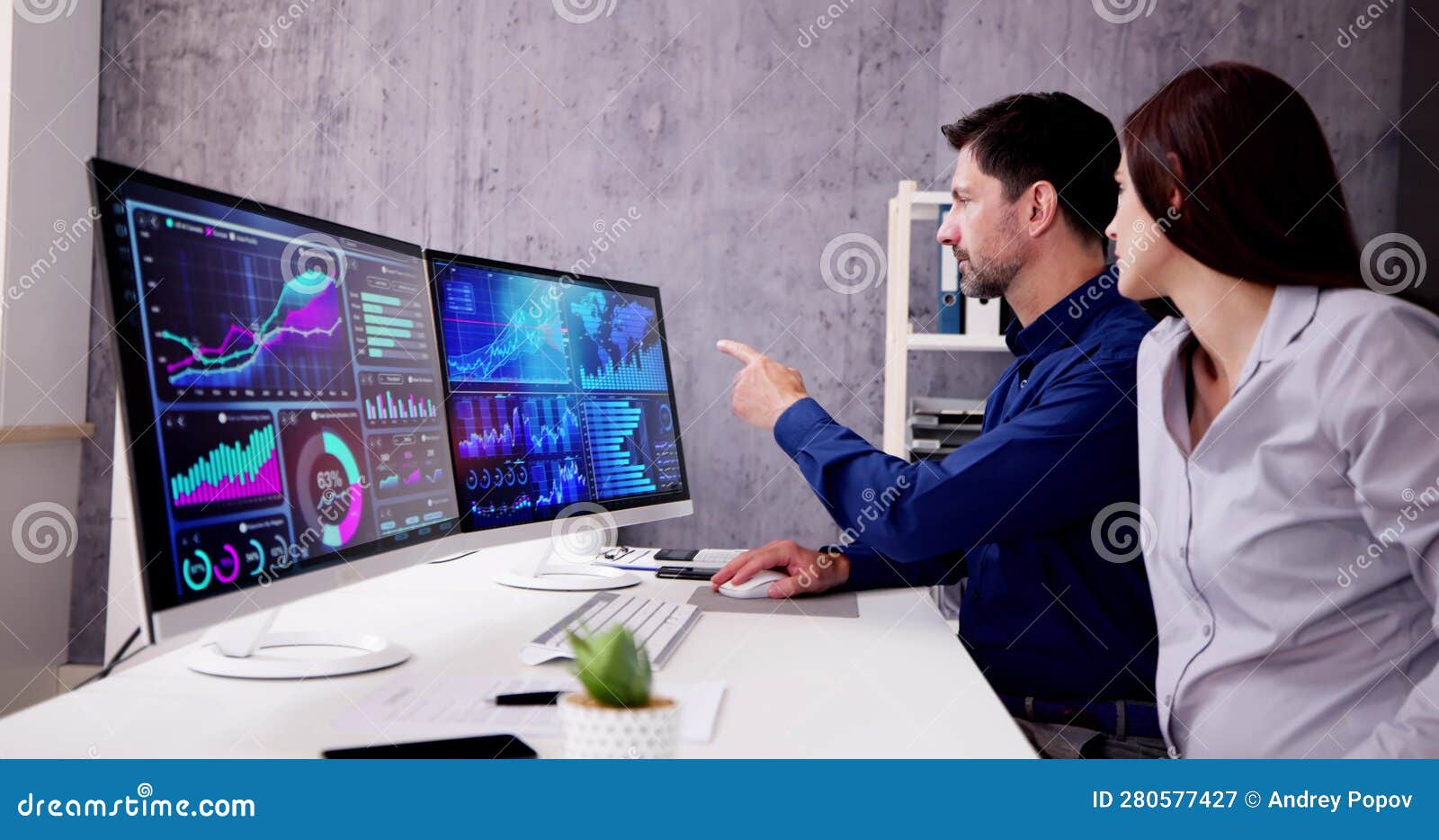 Data Analyst Mit Data Analytics KPI Stock Image - Image of screen ...