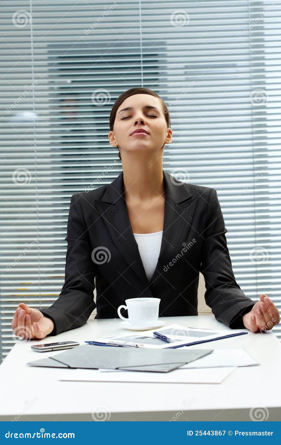 Datore Di Lavoro Meditating Immagine Stock - Immagine di contemporaneo ...