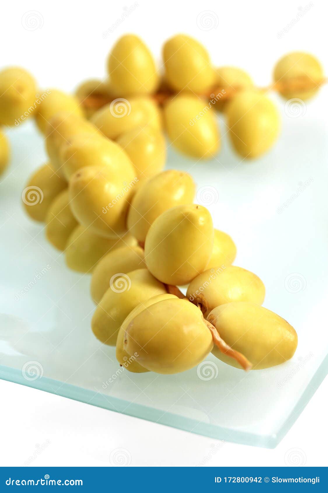 DATTE FRAICHE stock photo. Image of food, phoenix, studio - 172800942