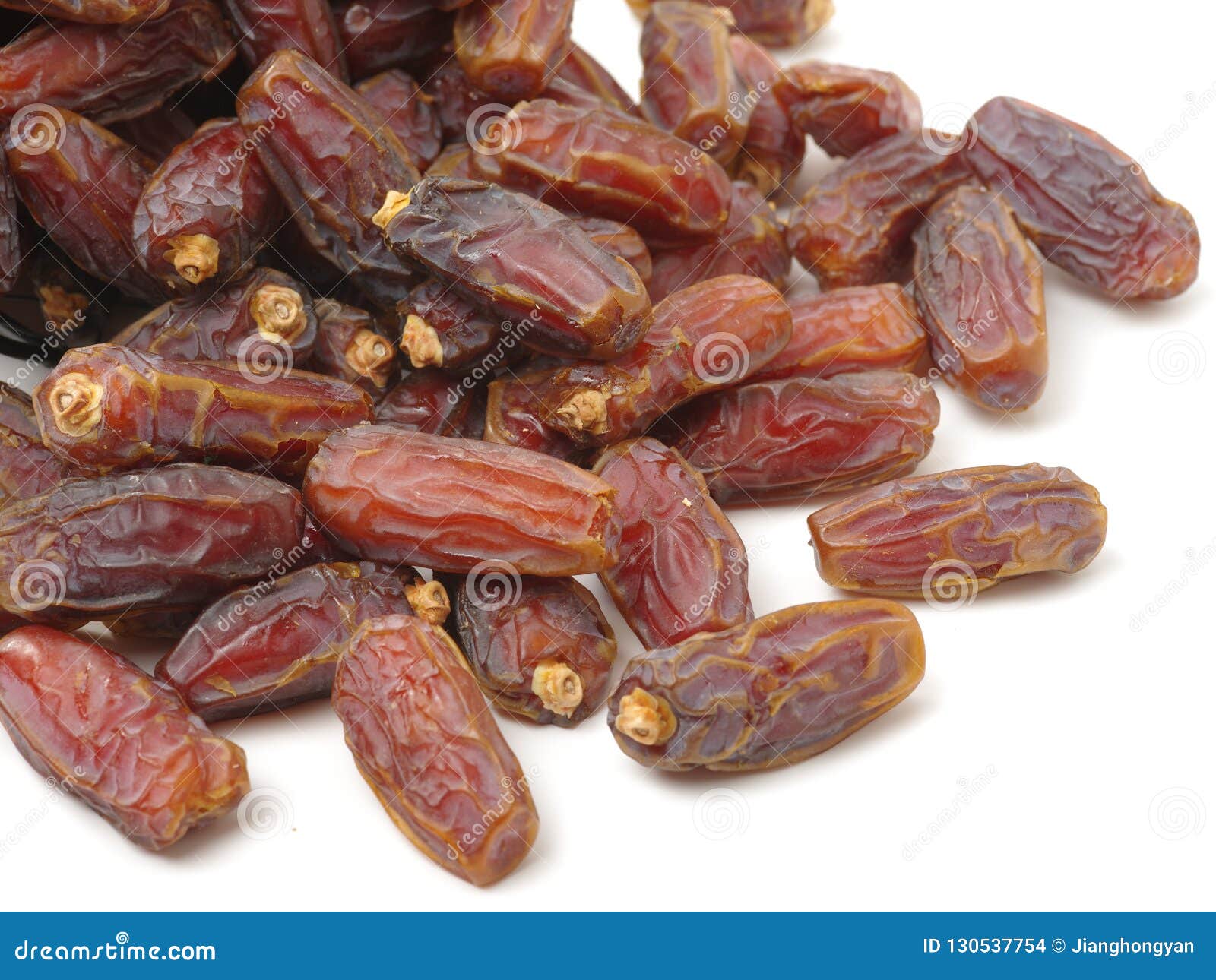 Datteri secchi fotografia stock. Immagine di isolato - 130537754