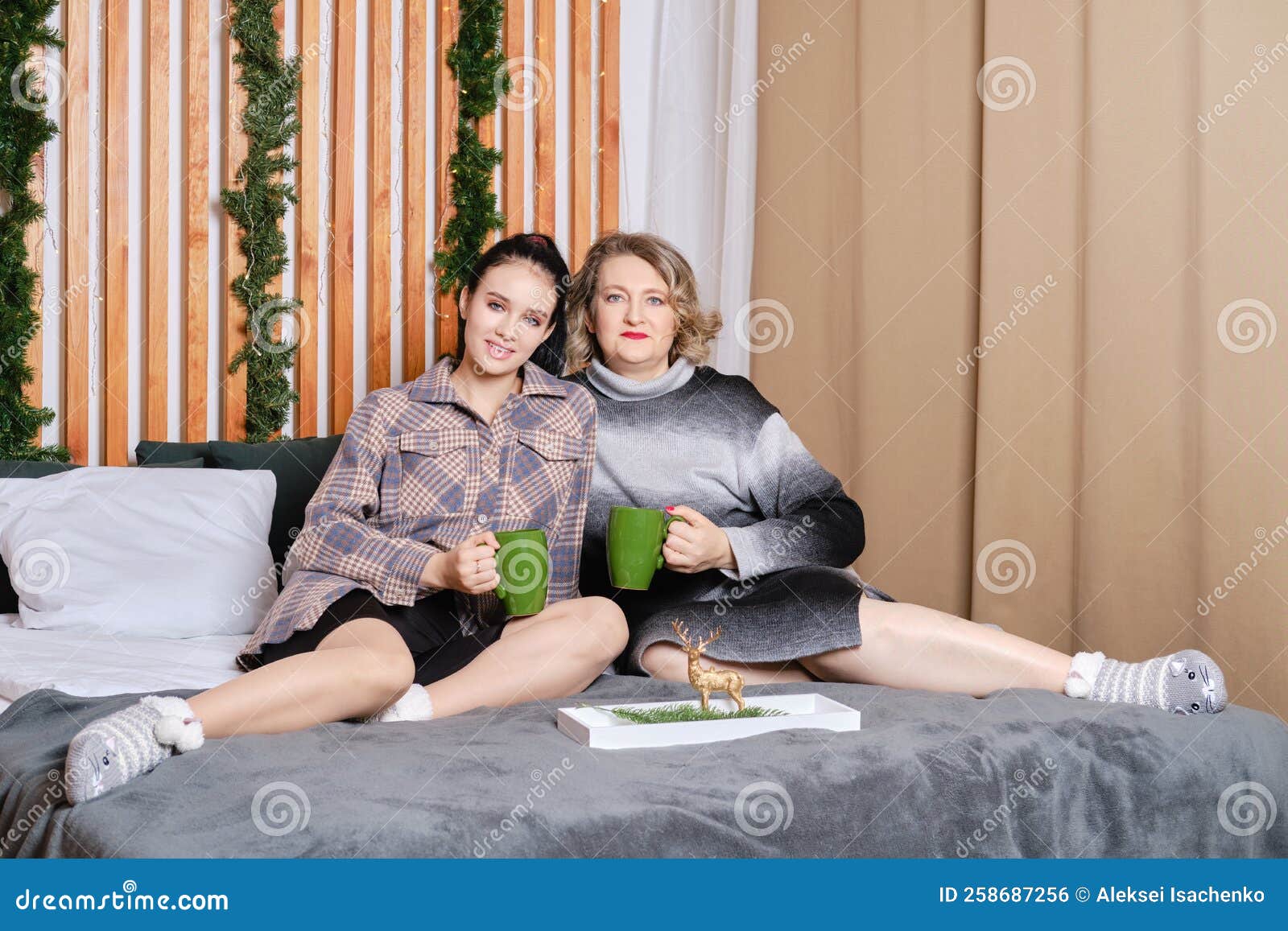 Daughter Visiting Her Elder Mother at Her Home Stock Photo - Image of ...