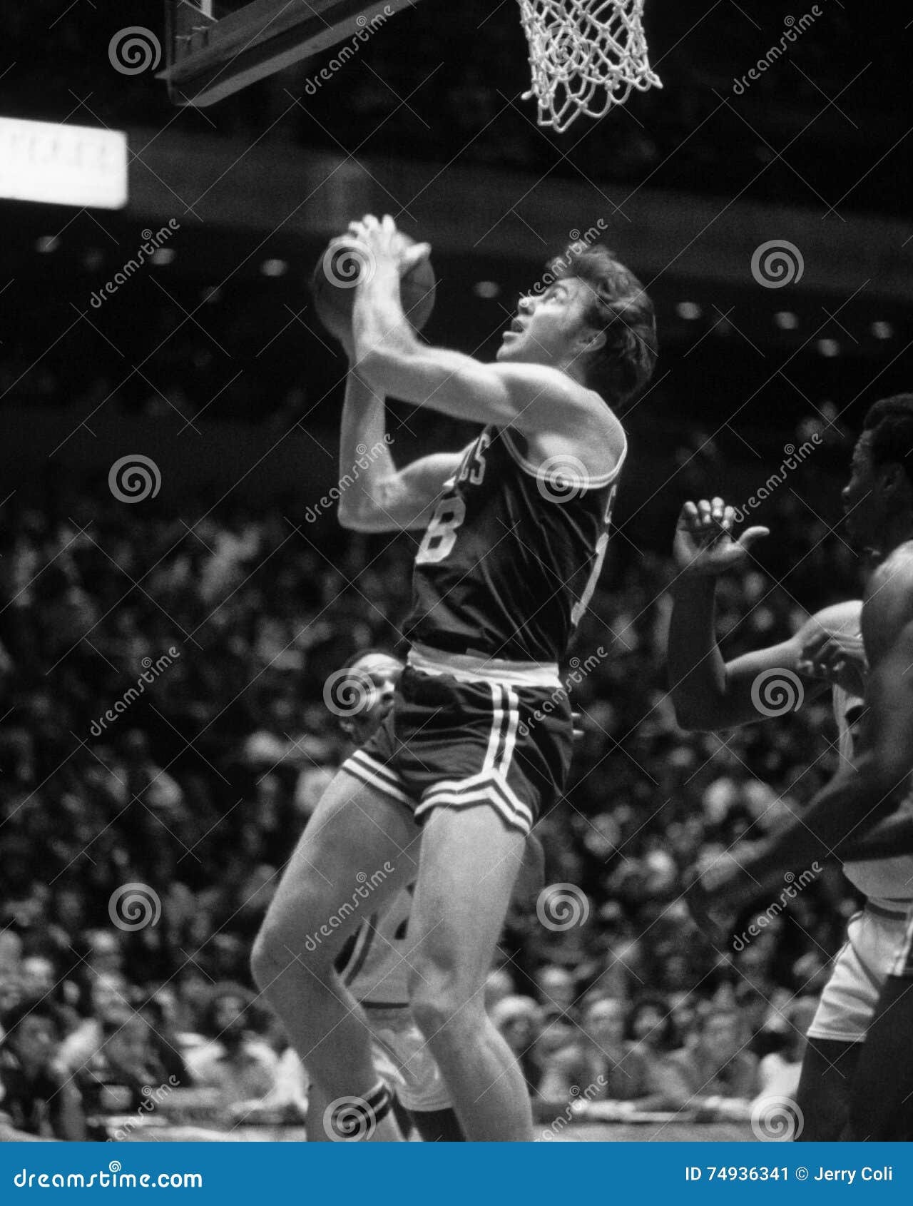 Dave Cowens foto editorial. Imagen de imagen, asociaciones - 74936341