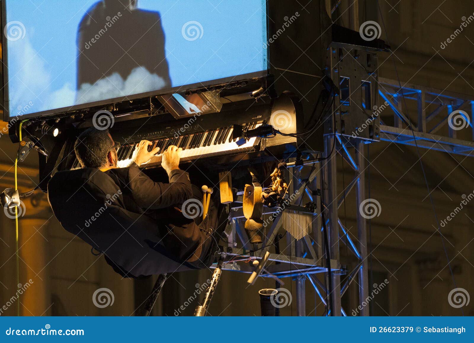 David Moreno and His Floating Piano Editorial Stock Image - Image of ...
