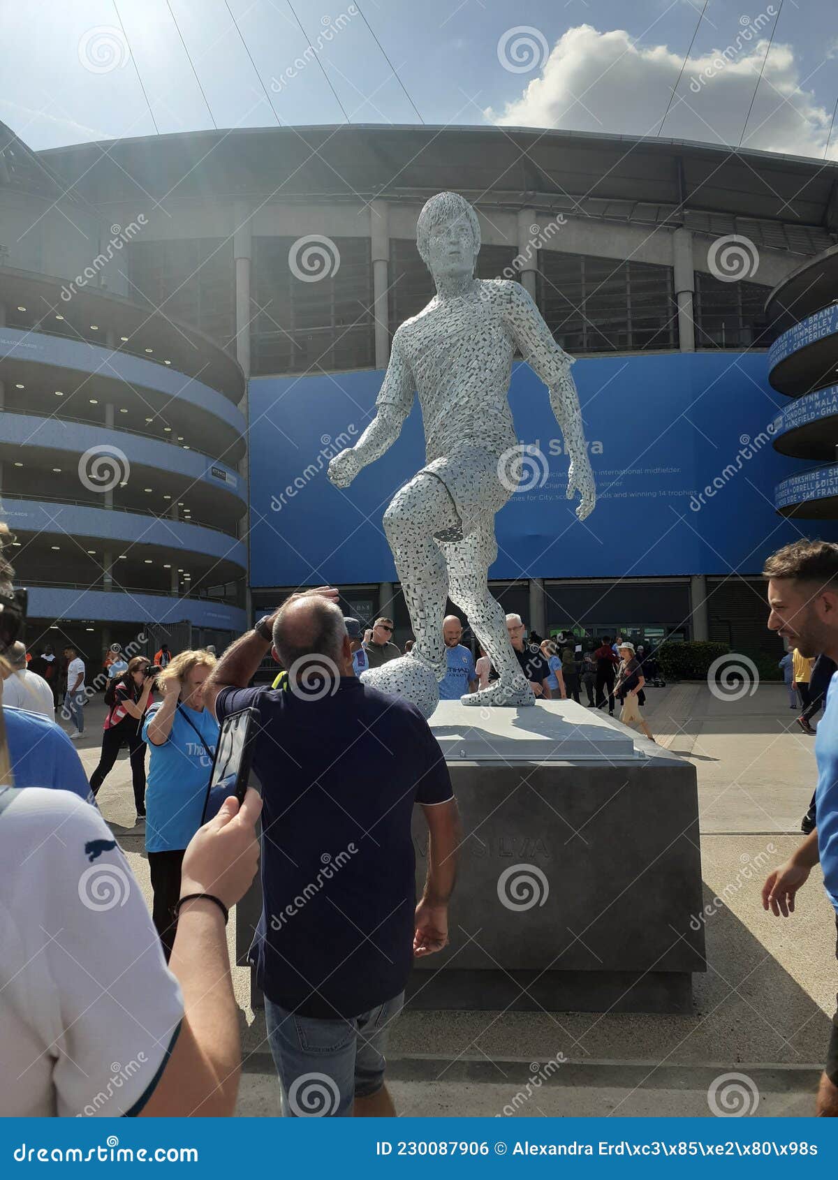 David Silva editorial photo. Image of lighting, statue - 230087906