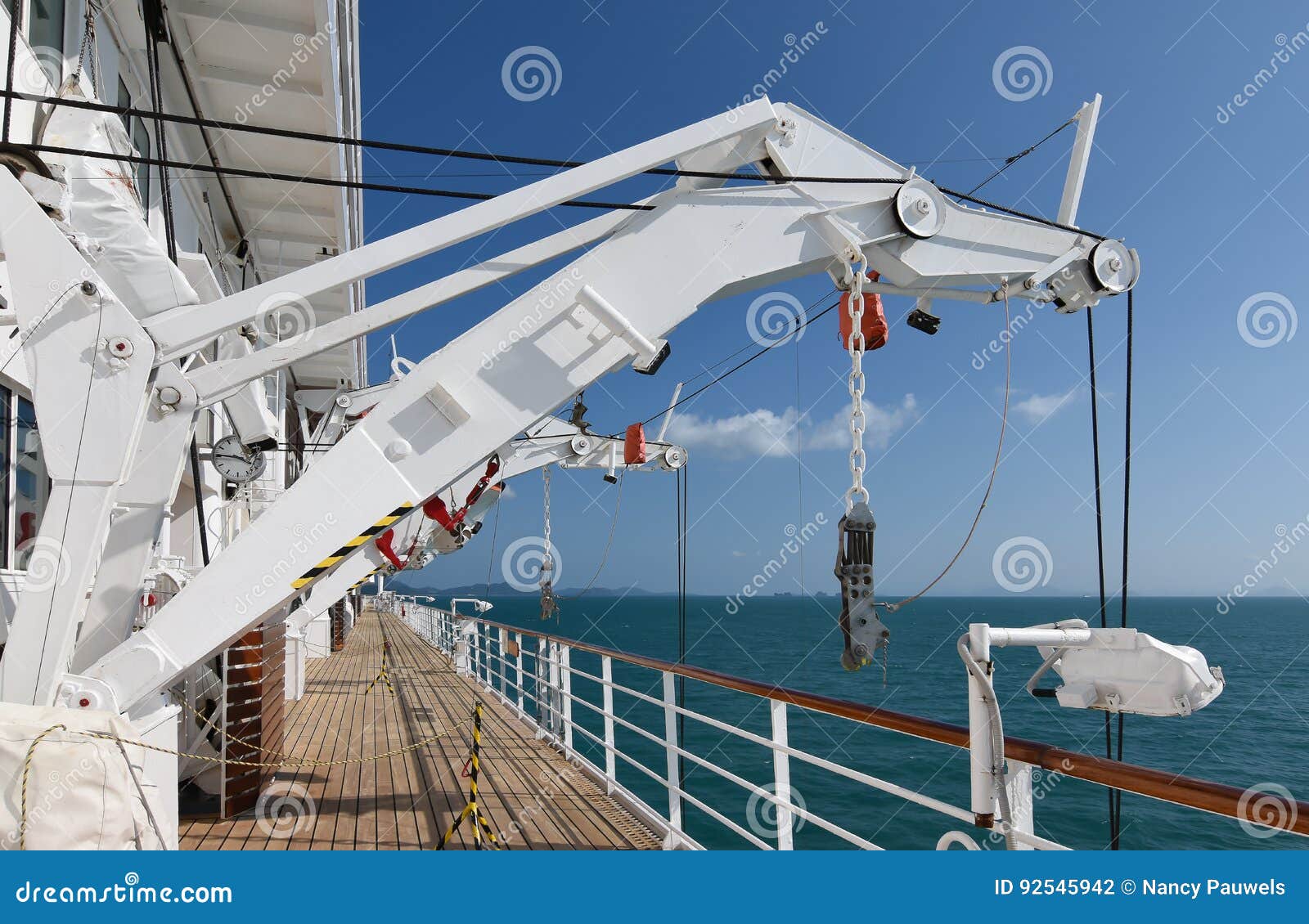 Davit стоковое фото. изображение насчитывающей океан - 92545942