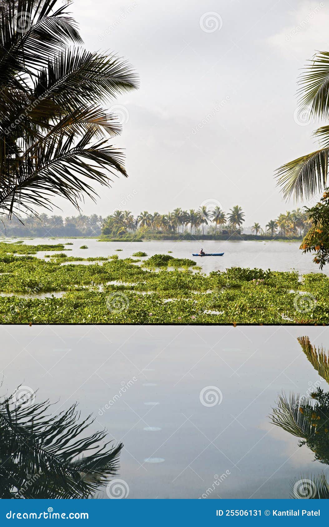 Infinity Lake Royalty-Free Stock Photography | CartoonDealer.com #214686173