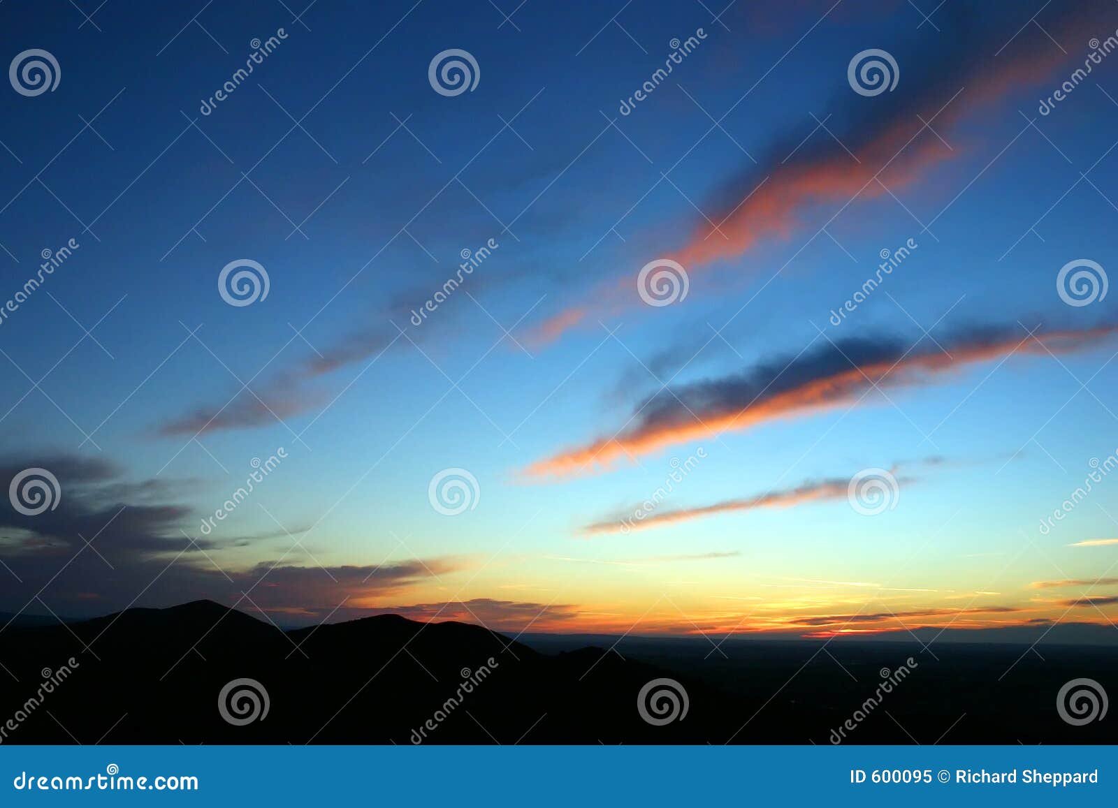 Dawn sky stock image. Image of mood, scene, daybreak, hope - 600095