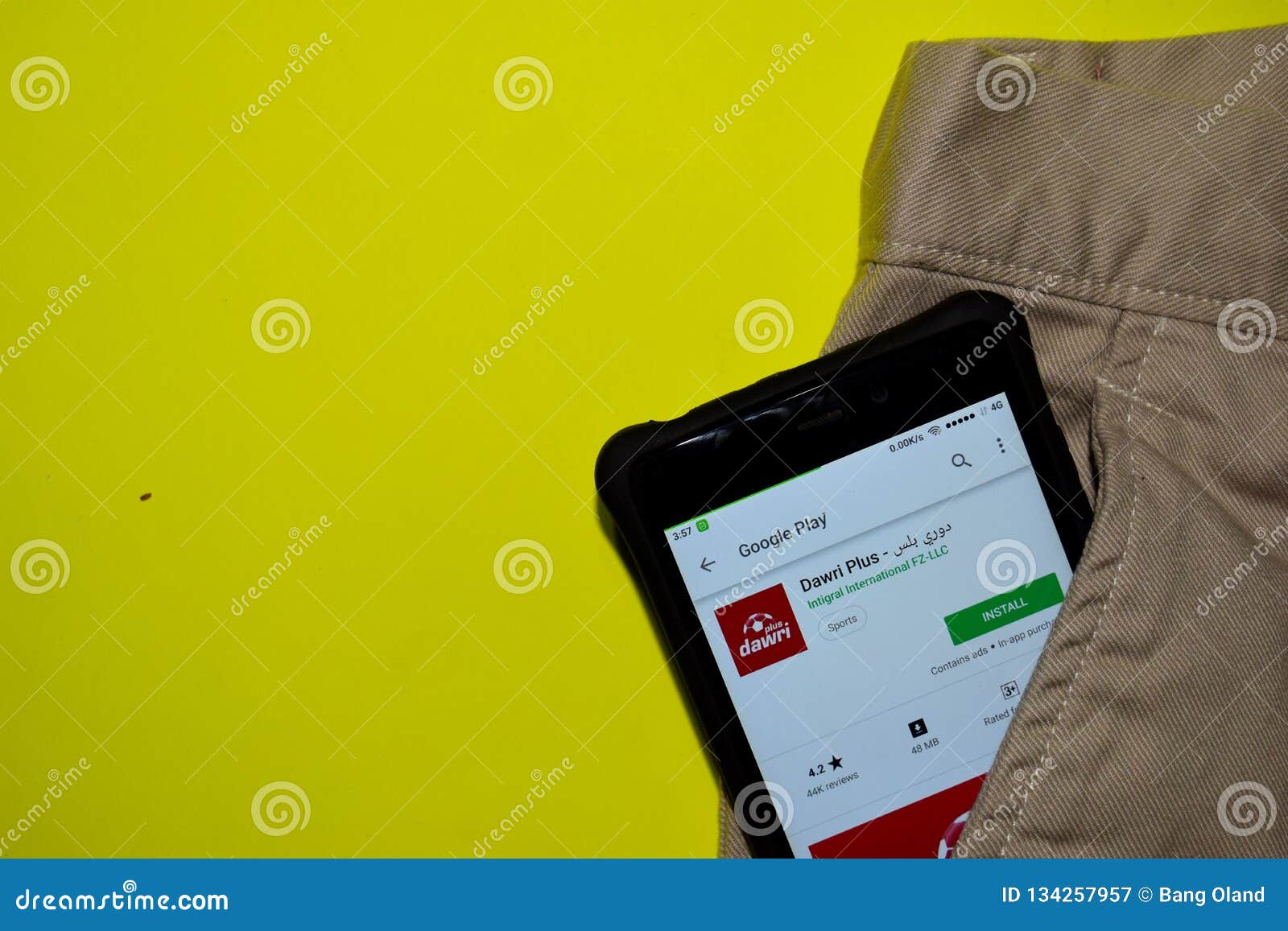 Dawri Plus Dev Application on Smartphone Screen. Editorial Photography ...