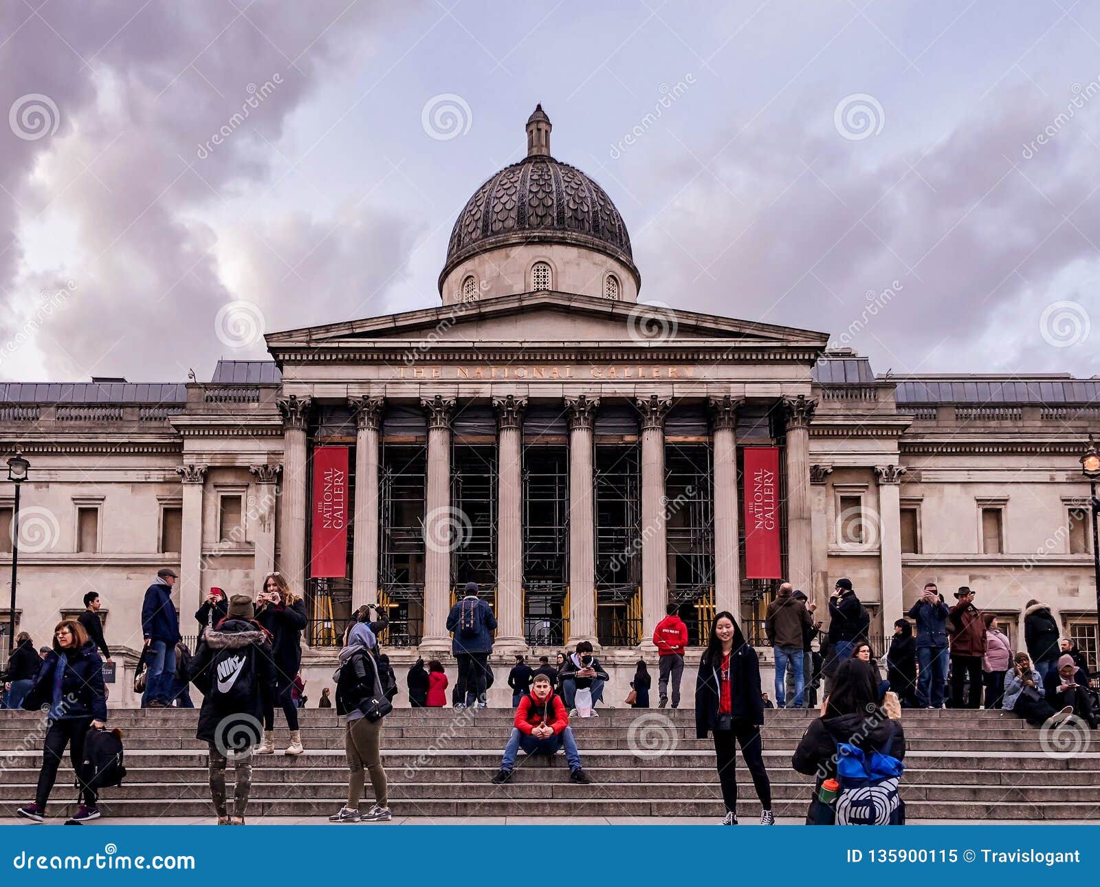 Iconic monument editorial image. Image of people, time - 135900115