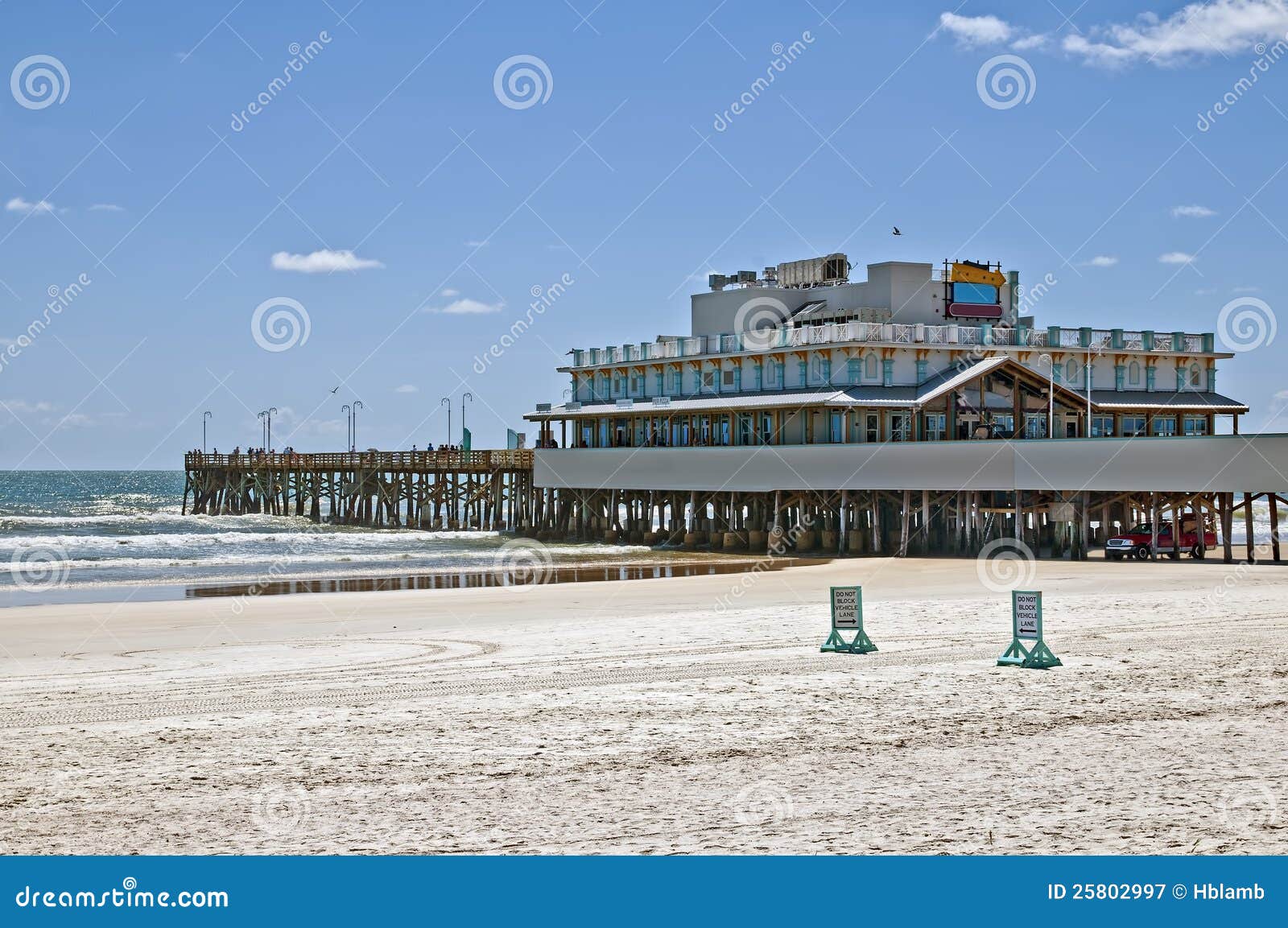 Daytona Beach Pier editorial photography. Image of beach - 25802997
