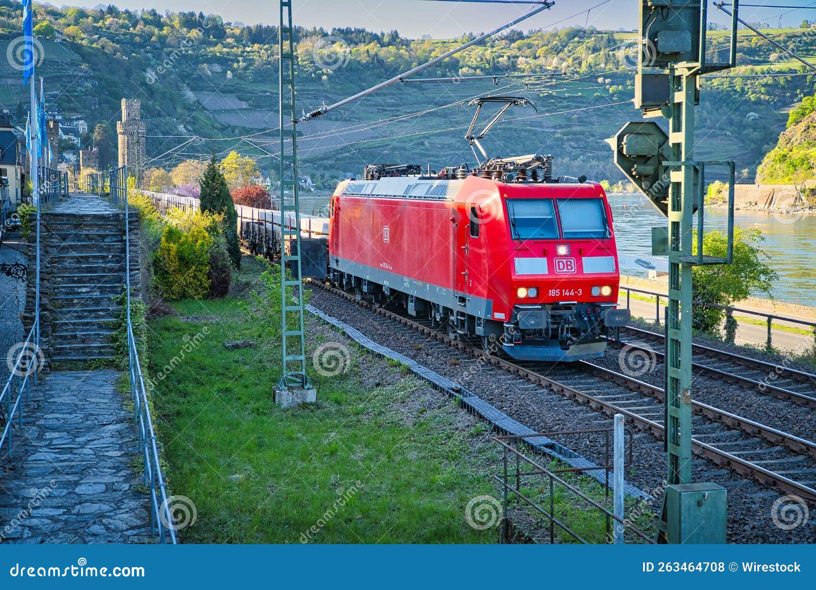DB Cargo Class 185 Electric Locomotive Pulls a Freight Train through ...