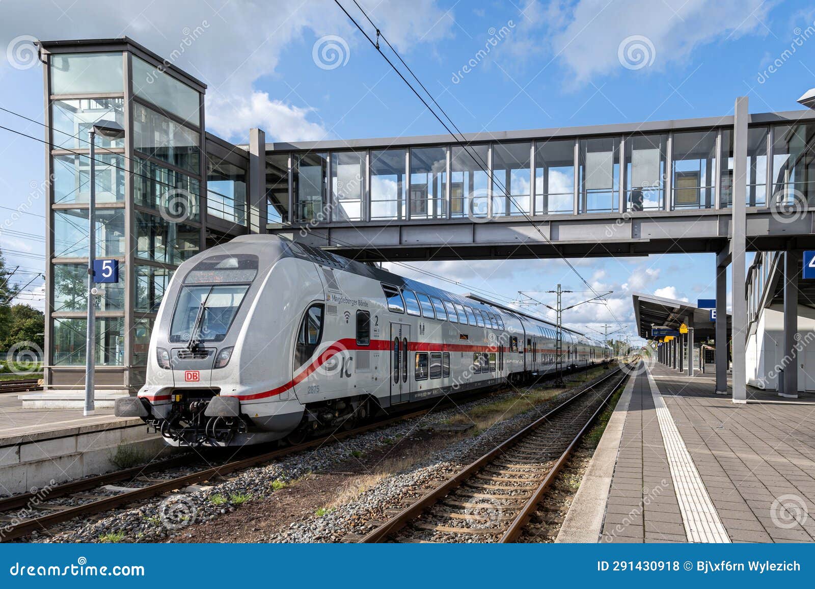 DB Intercity 2 editorial stock photo. Image of public - 291430918