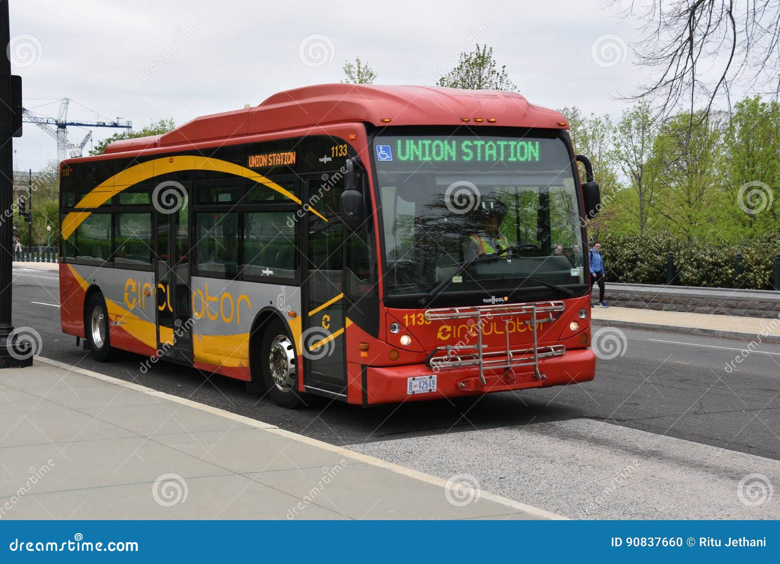 DC Circulator Bus in Washington, DC Editorial Image - Image of traffic ...