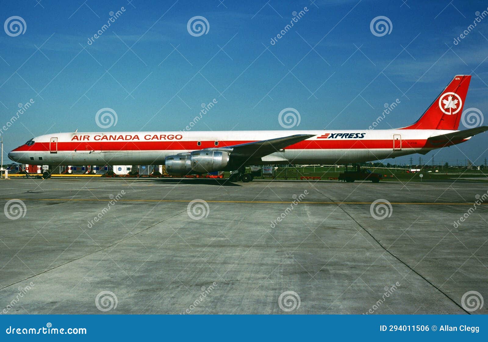De Havilland Canada Dash 8-200, DHC-8-200. Vector Drawing Of Turboprop ...