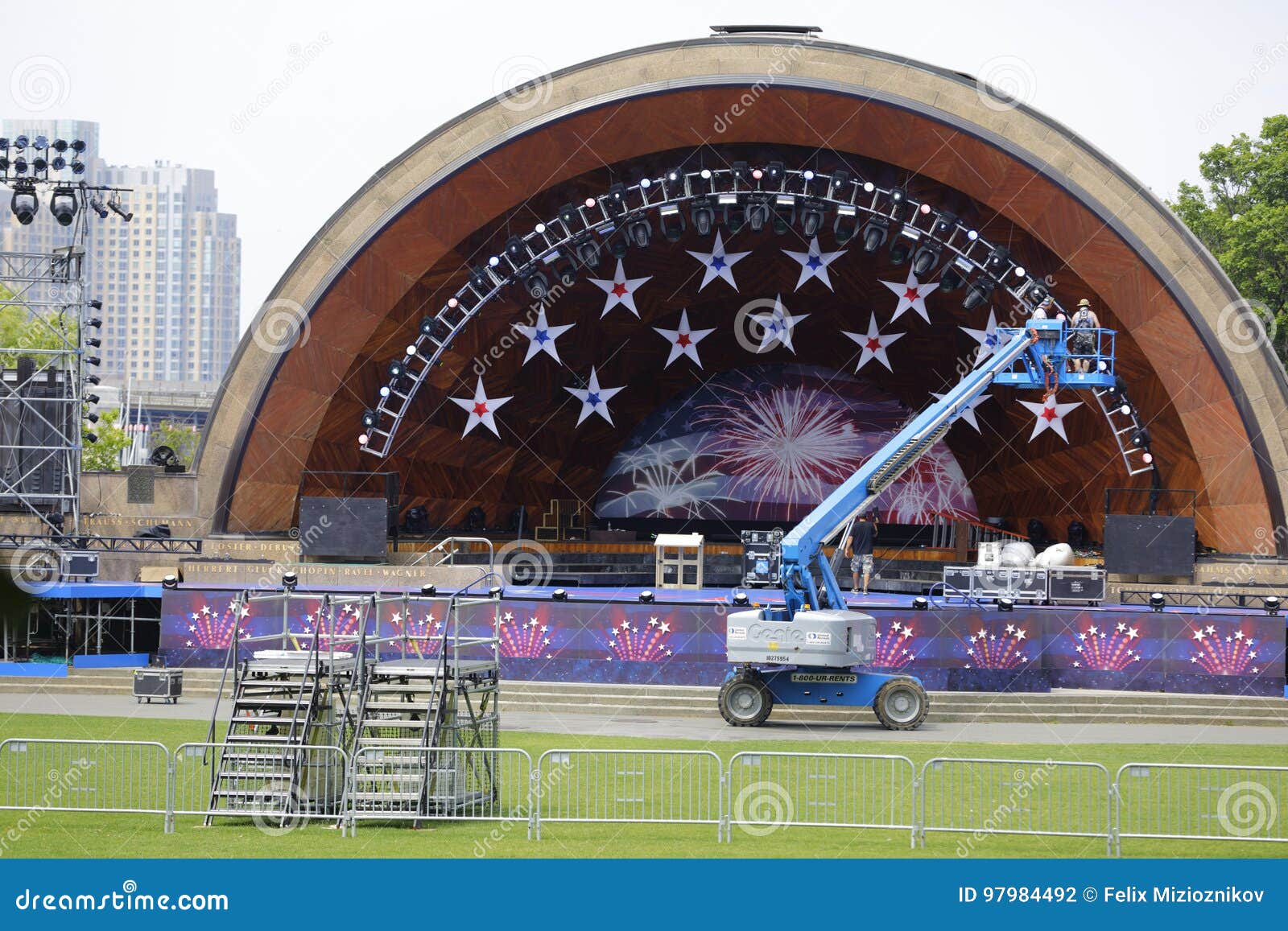 DCR Hatch Memorial Shell 4th of July 2017 Editorial Photography - Image ...