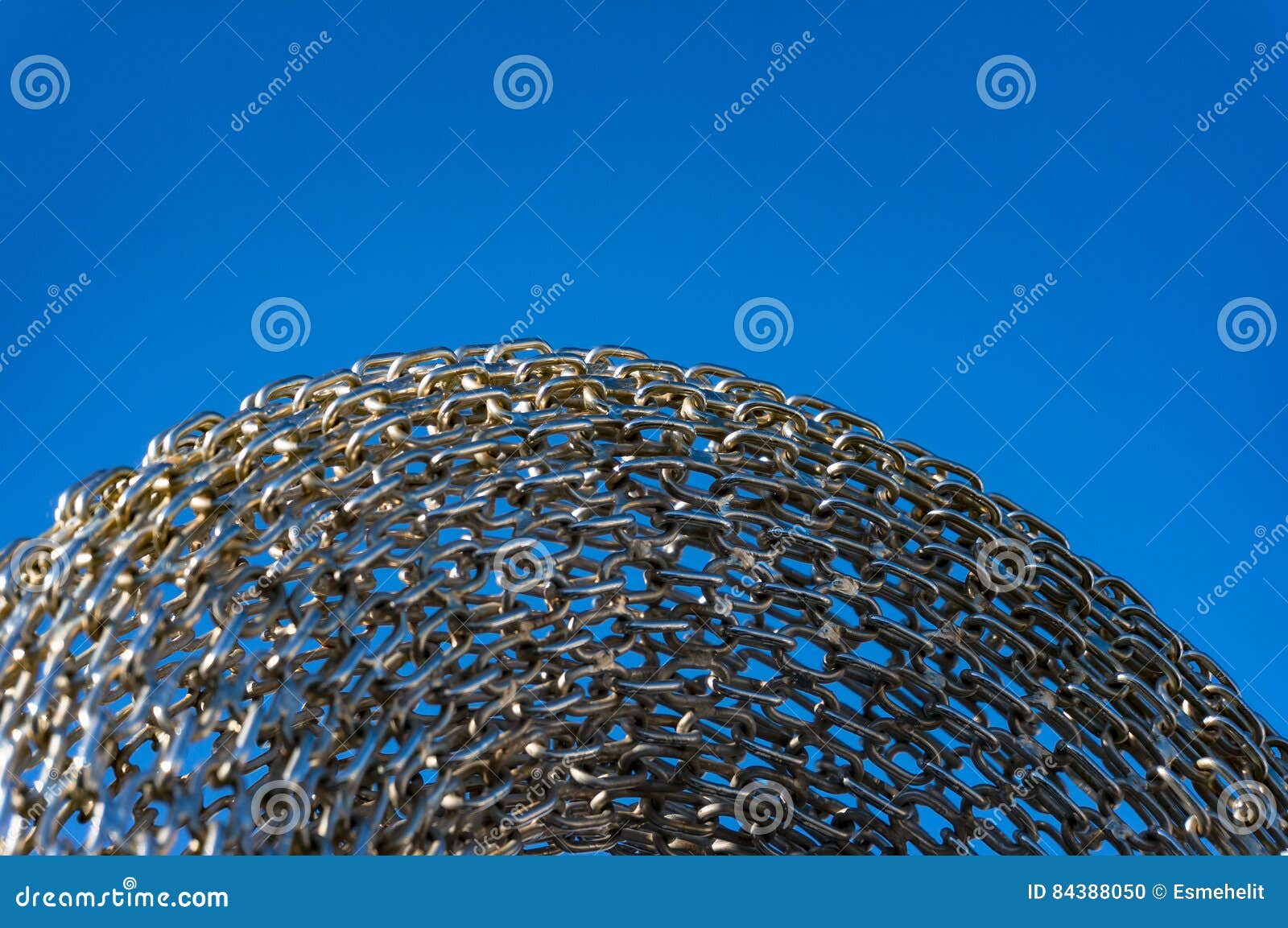 De Abstracte Verbindingen Van De Metaalketting Op Blauwe Achtergrond ...