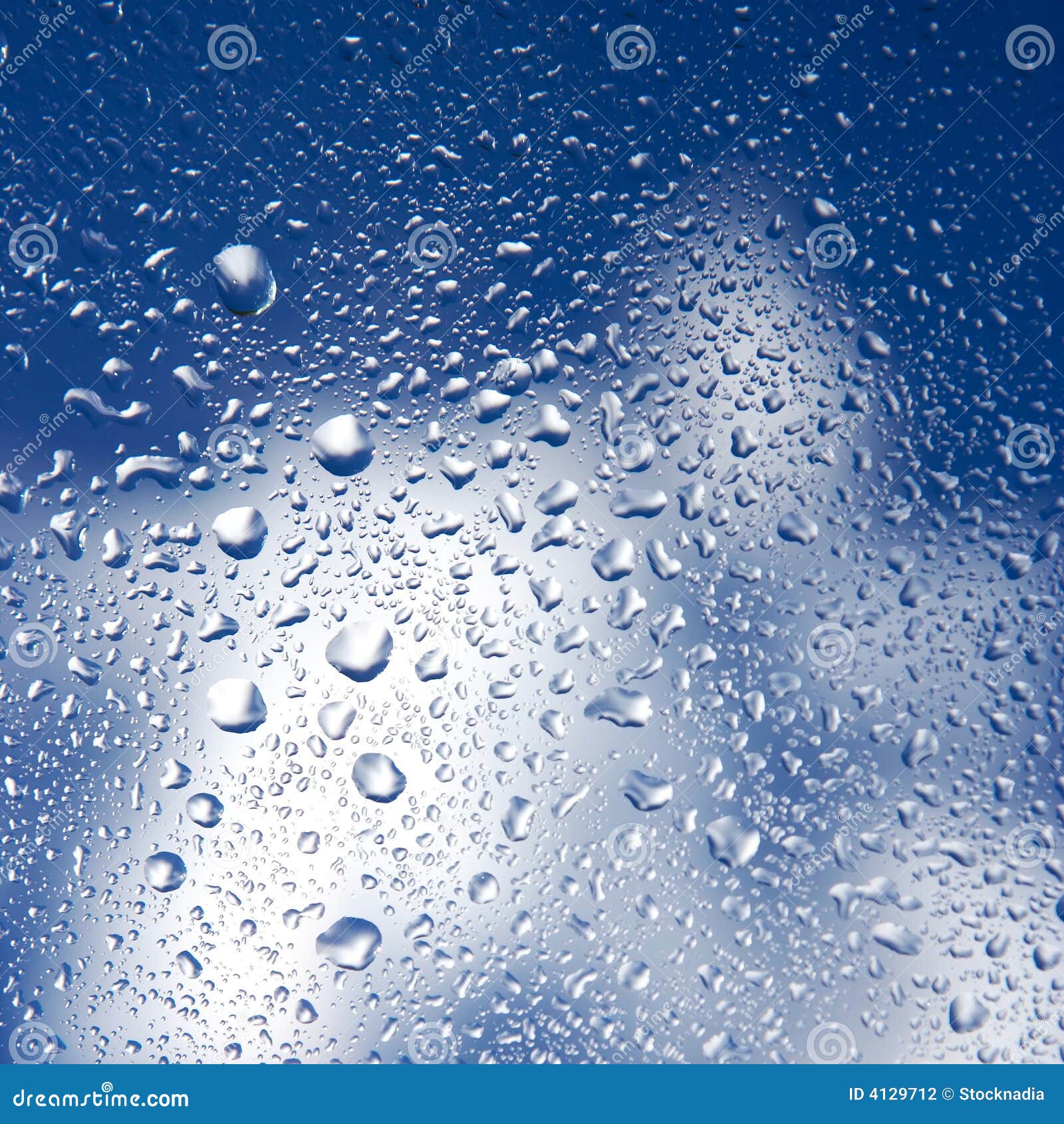 De Achtergrond Van Regendruppels Stock Foto - Image of glas, milieu ...