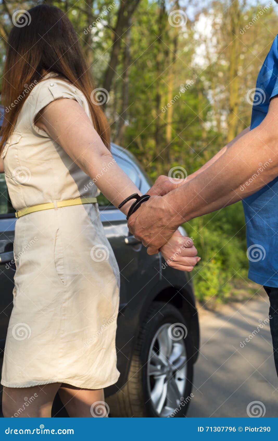 De Arrestatie Van Een Jonge Vrouw Stock Foto - Image of prostituee ...