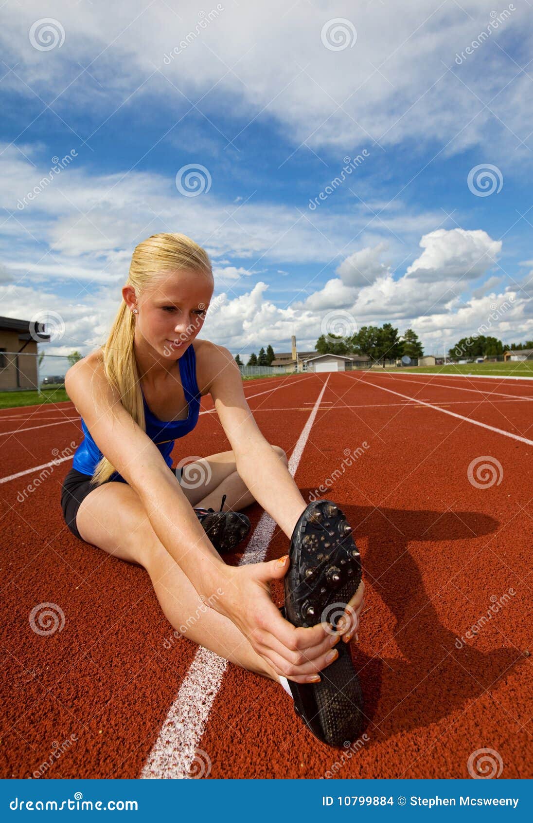 De atleet van de tiener stock foto. Image of schoenen - 10799884