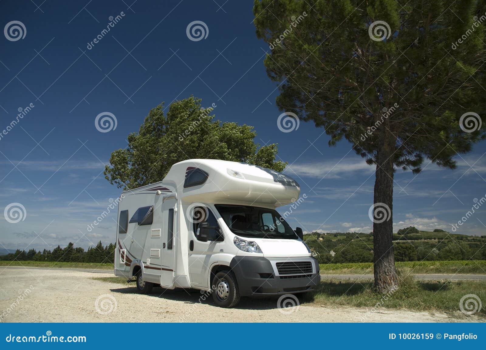 De auto van de kampeerauto stock afbeelding. Image of gelukkig - 10026159