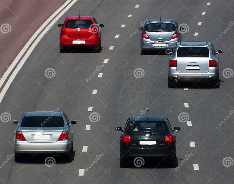 De autoweg van de weg stock afbeelding. Image of overvol - 9847859
