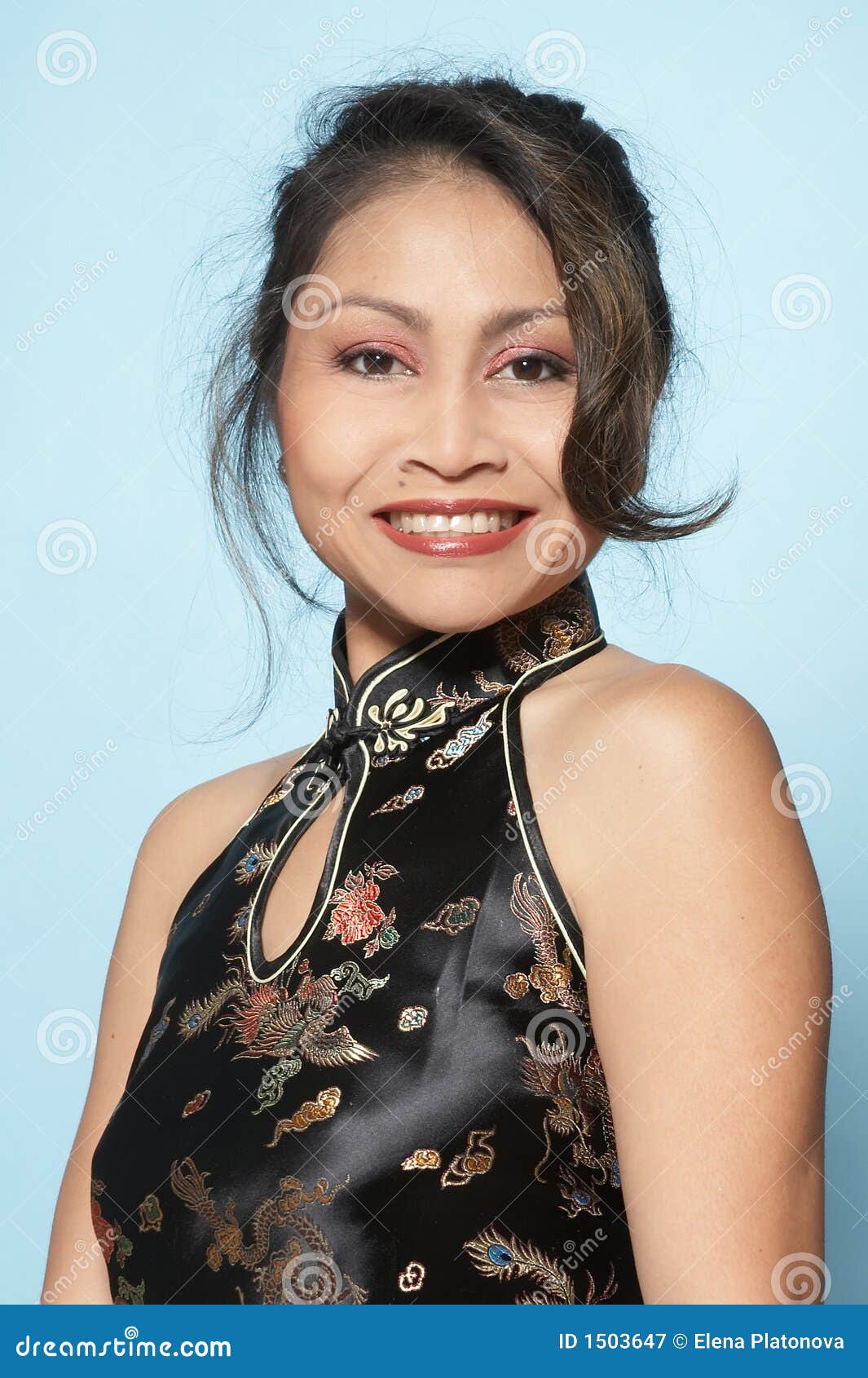 De Aziatische Vrouw Is Glimlachen Picture. Image: 1503647