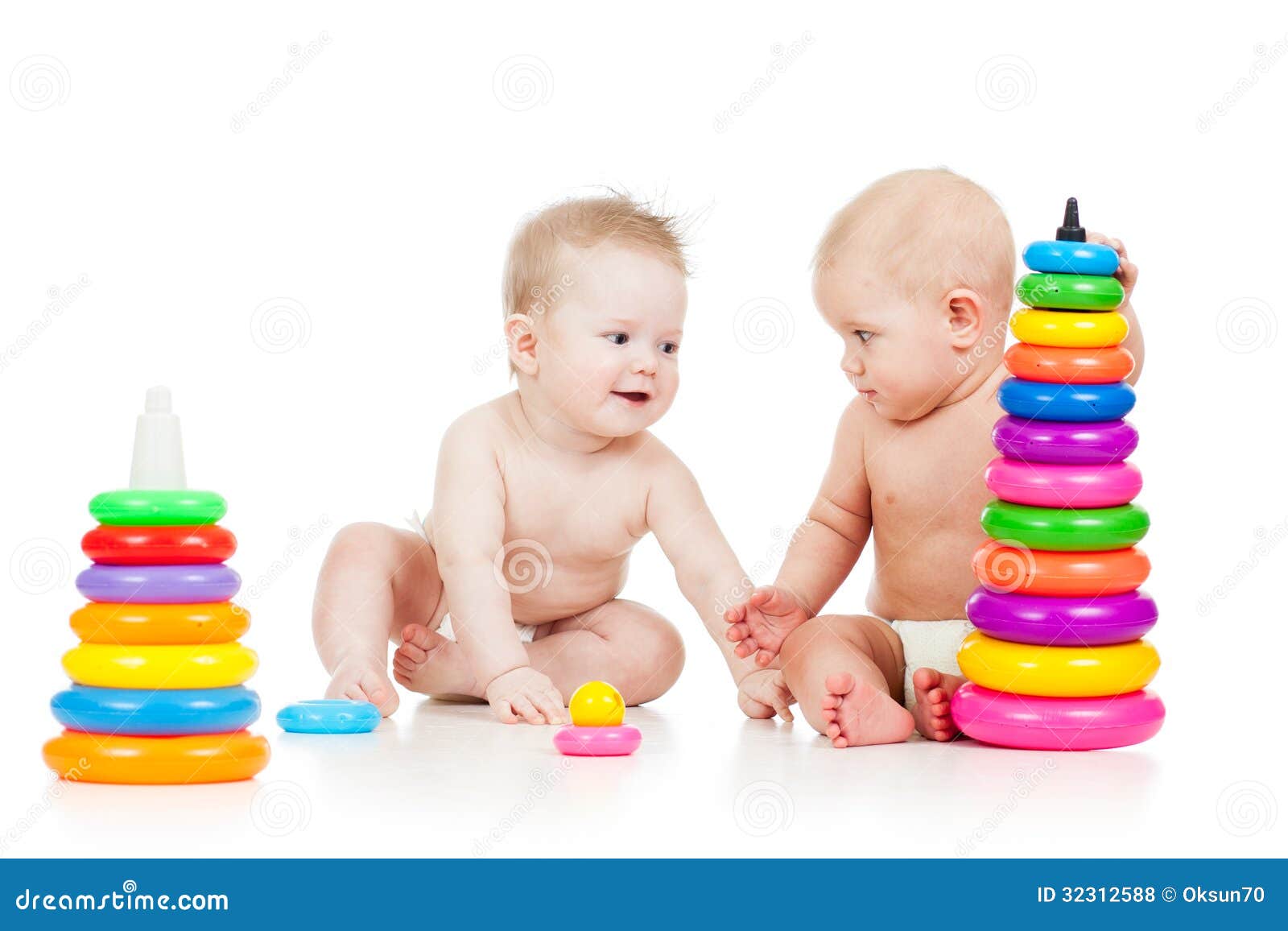 De Babys Spelen Met Ontwikkelingsspeelgoed Stock Foto - Image of ...