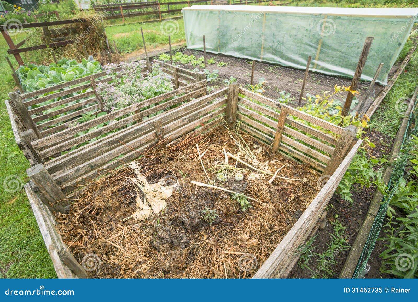 De Bak van het tuincompost stock afbeelding. Image of afval - 31462735