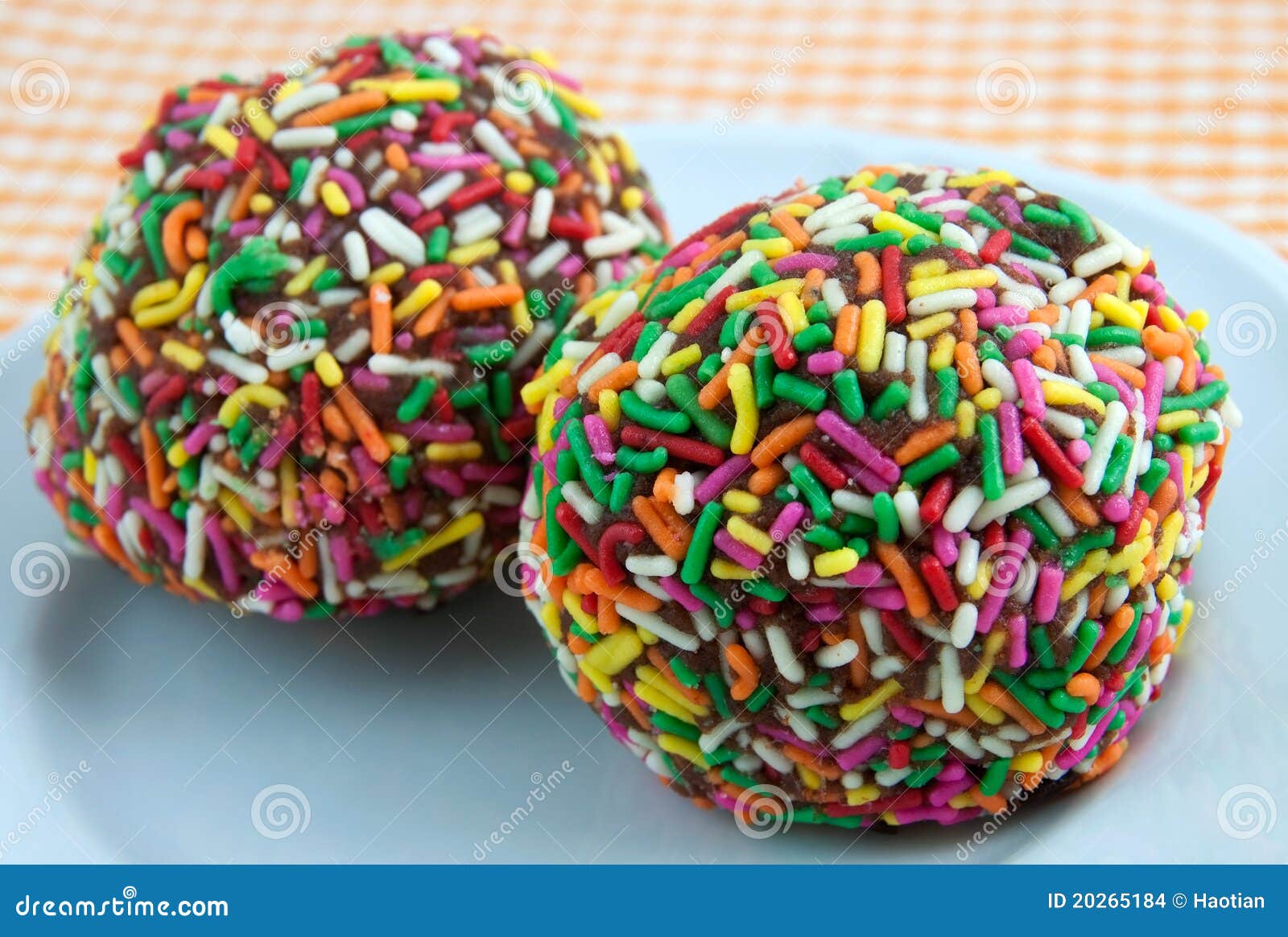 De Ballen van de chocolade stock foto. Image of gebakje - 20265184