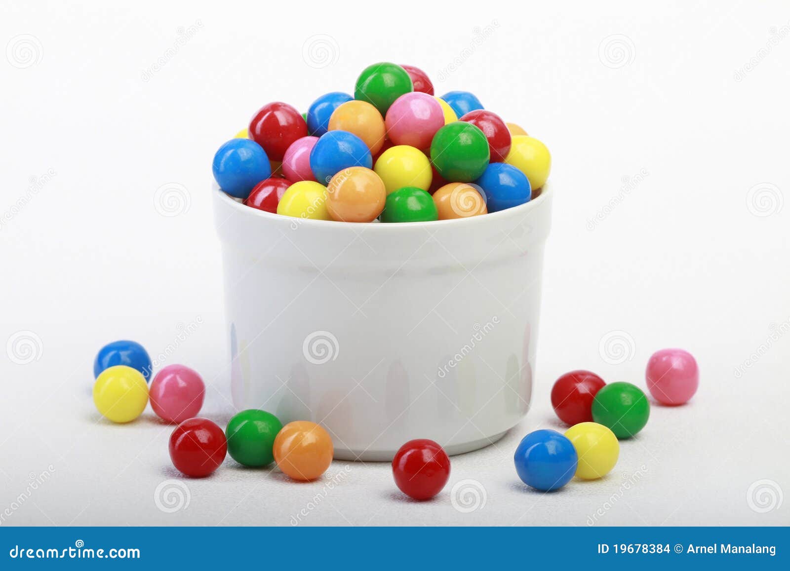 De Ballen van de gom stock foto. Image of kleurrijk, kruik - 19678384