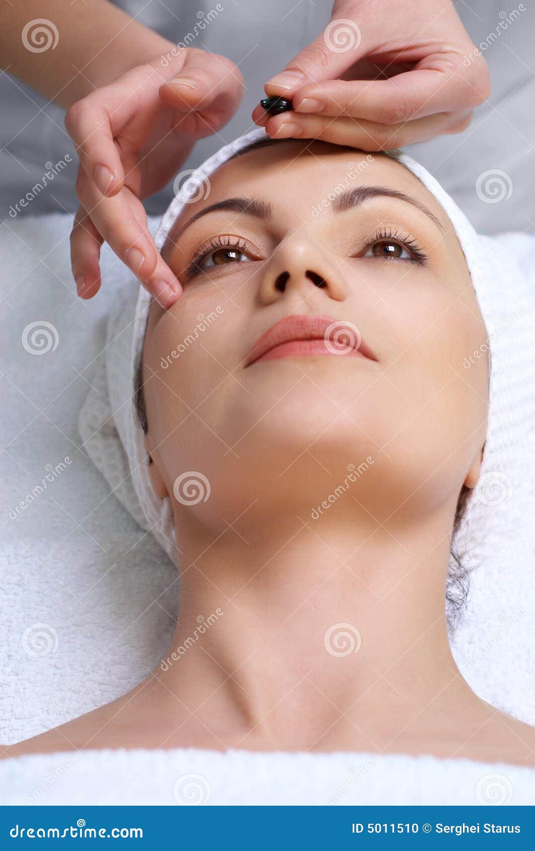 De Behandeling Van De Huid Het Van Toepassing Zijn Stock Foto - Image ...